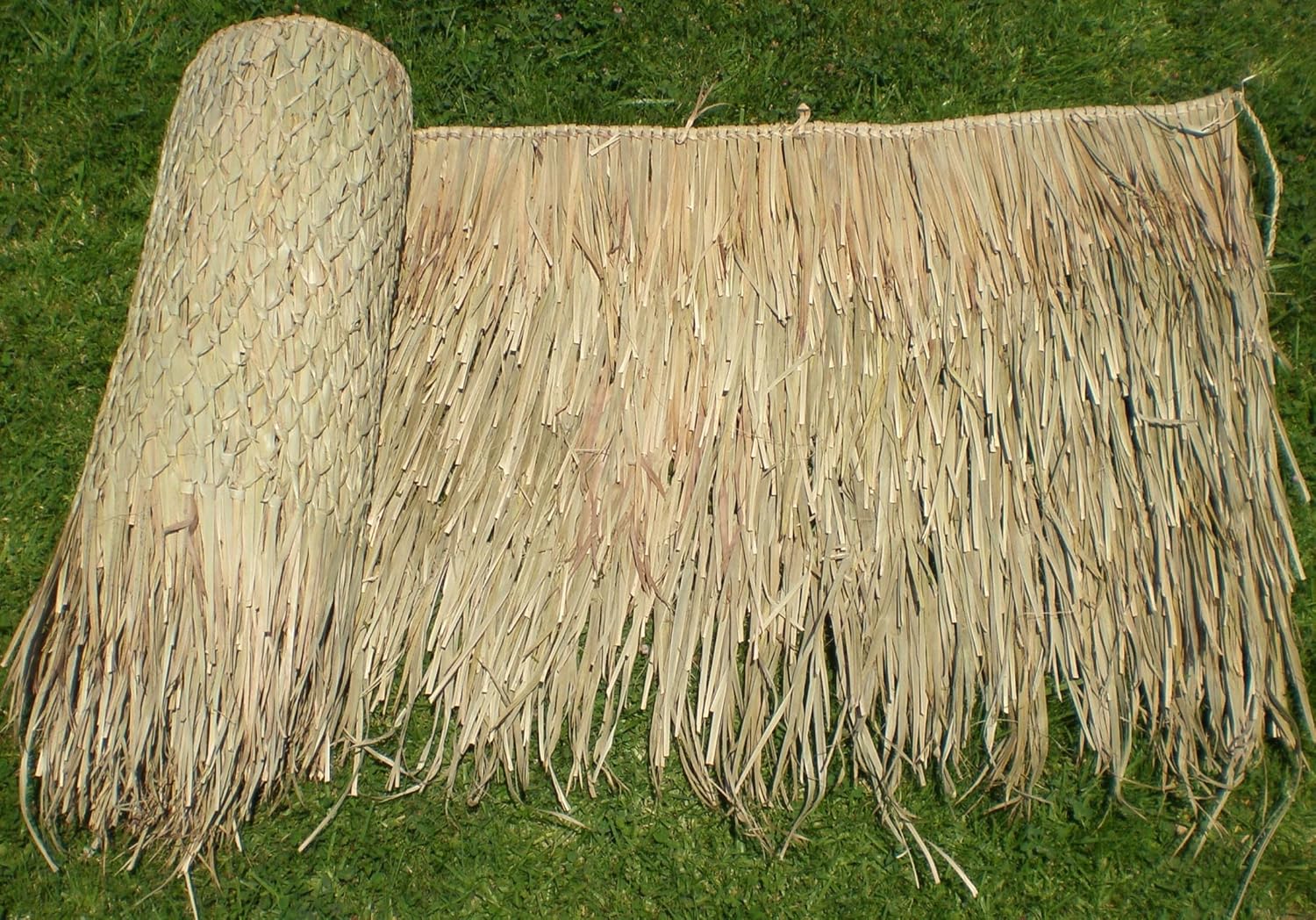 Amazon.com : Outdoor Bling 3'x8' Mexican Palm Thatch Roll : Home & Kitchen