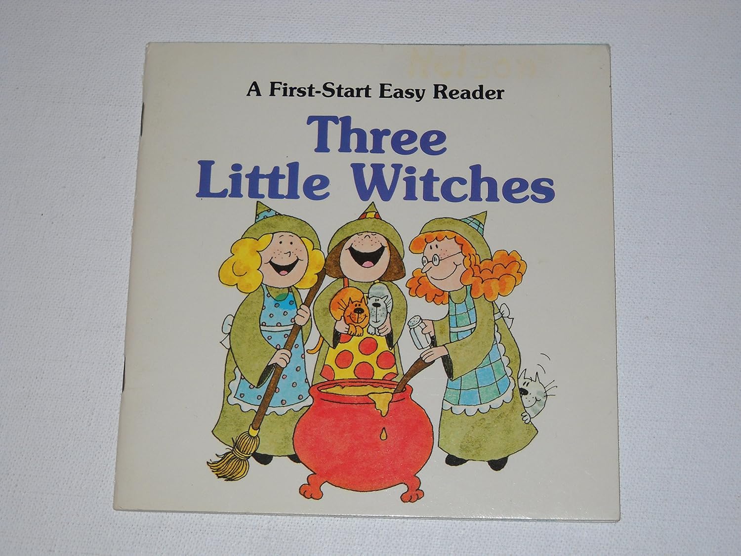 Amazon.com: Three Little Witches (A First-Start Easy Reader ...