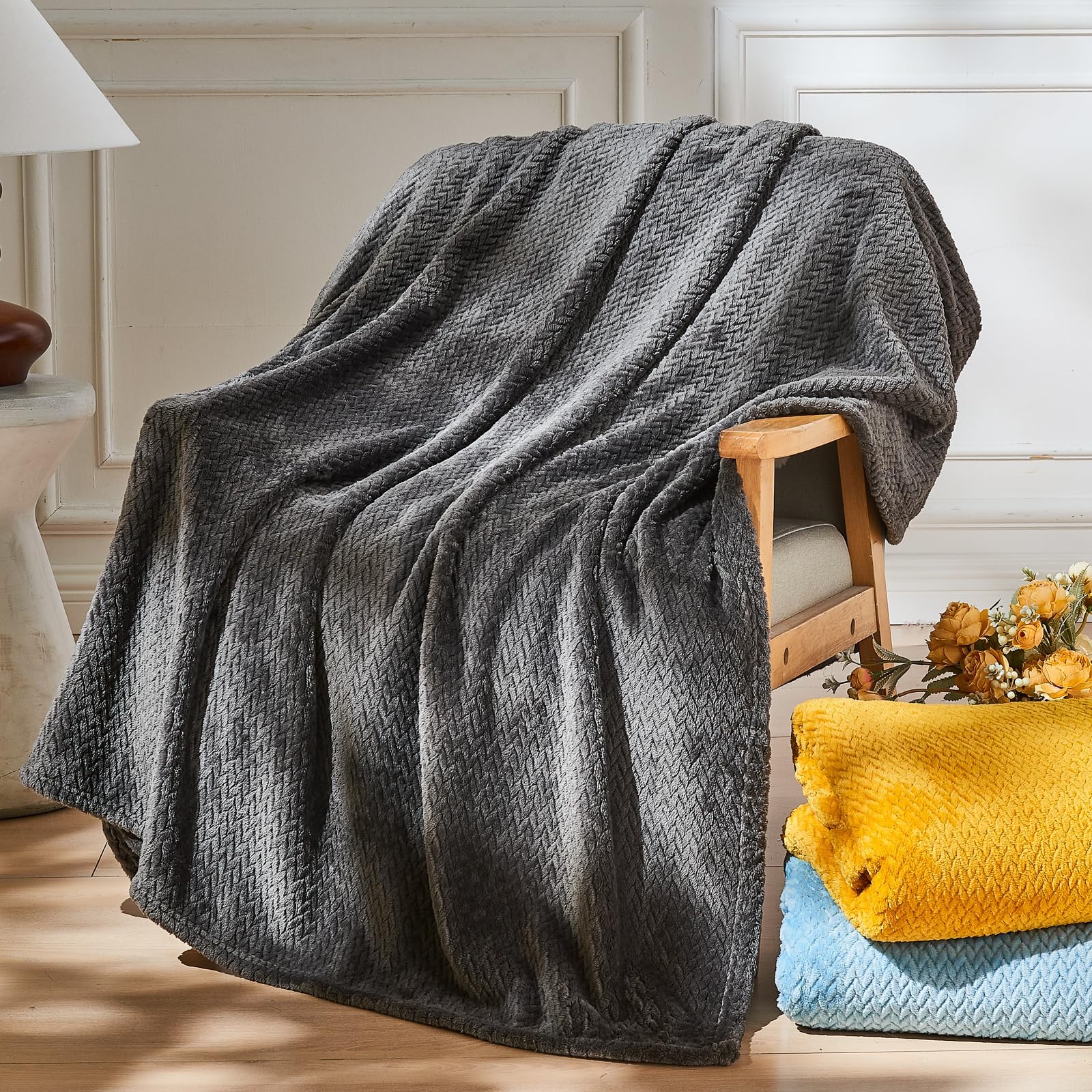 Amazon.com: EXQ Home Fleece Throw Blanket for Couch or Bed - 3D Plaid ...