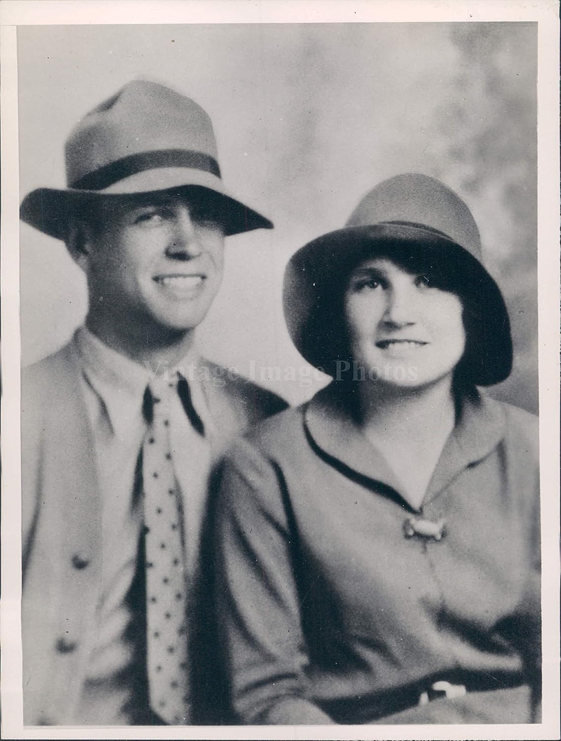 WonderClub Vintage Photos 1940 Photo Bill Ruth Albee Couple Smiling Hat ...
