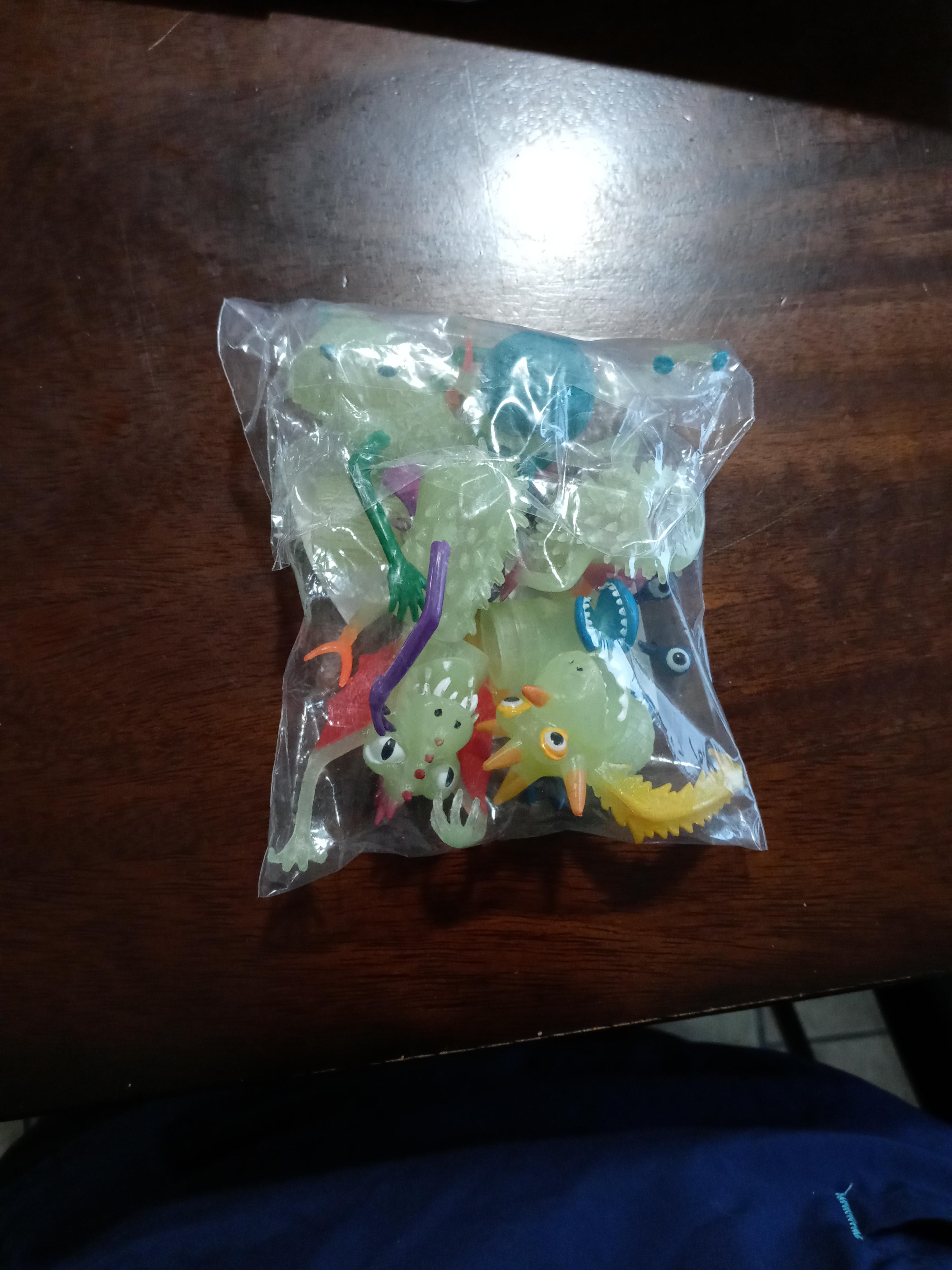 Amazon.com: Set of 8 Glow In The Dark Monster Finger Puppet : Toys & Games