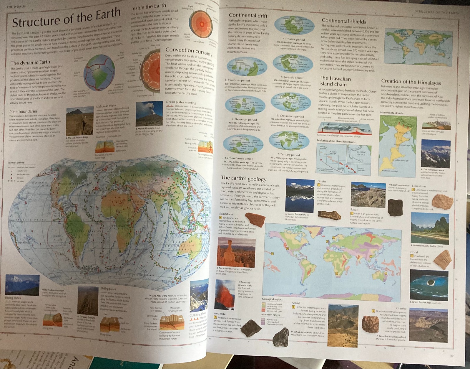 Reference World Atlas: An Encyclopedia in an Atlas: Amazon.co.uk: DK ...