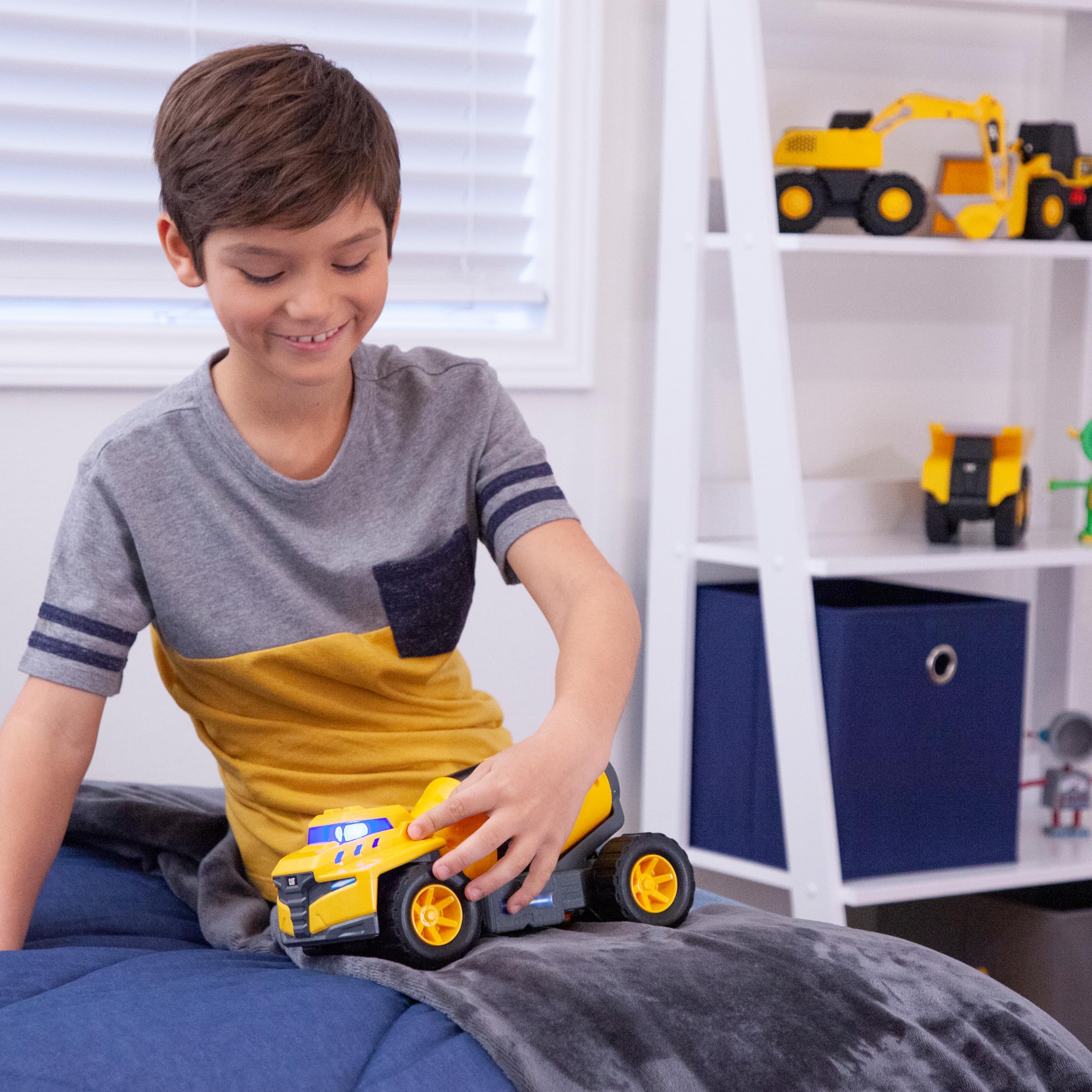 Snapklik.com : CatToysOfficial, Cat Construction Future Force Cement ...