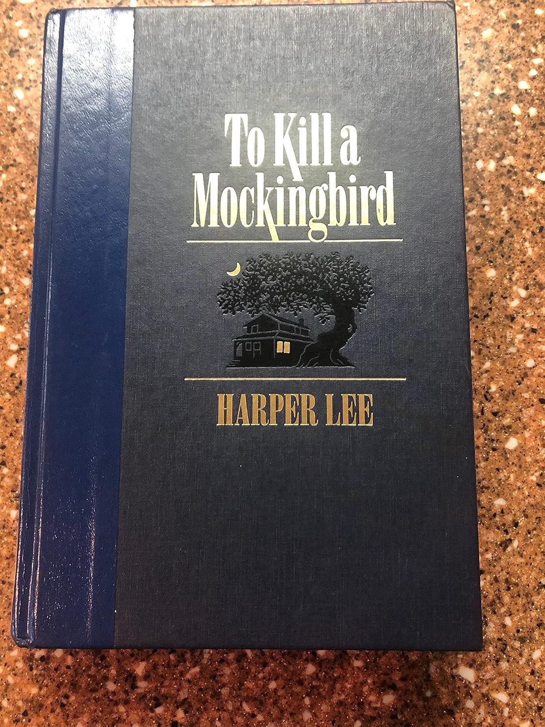 Amazon.com: To Kill a Mockingbird: 9780895774354: Lee, Harper, Illus ...
