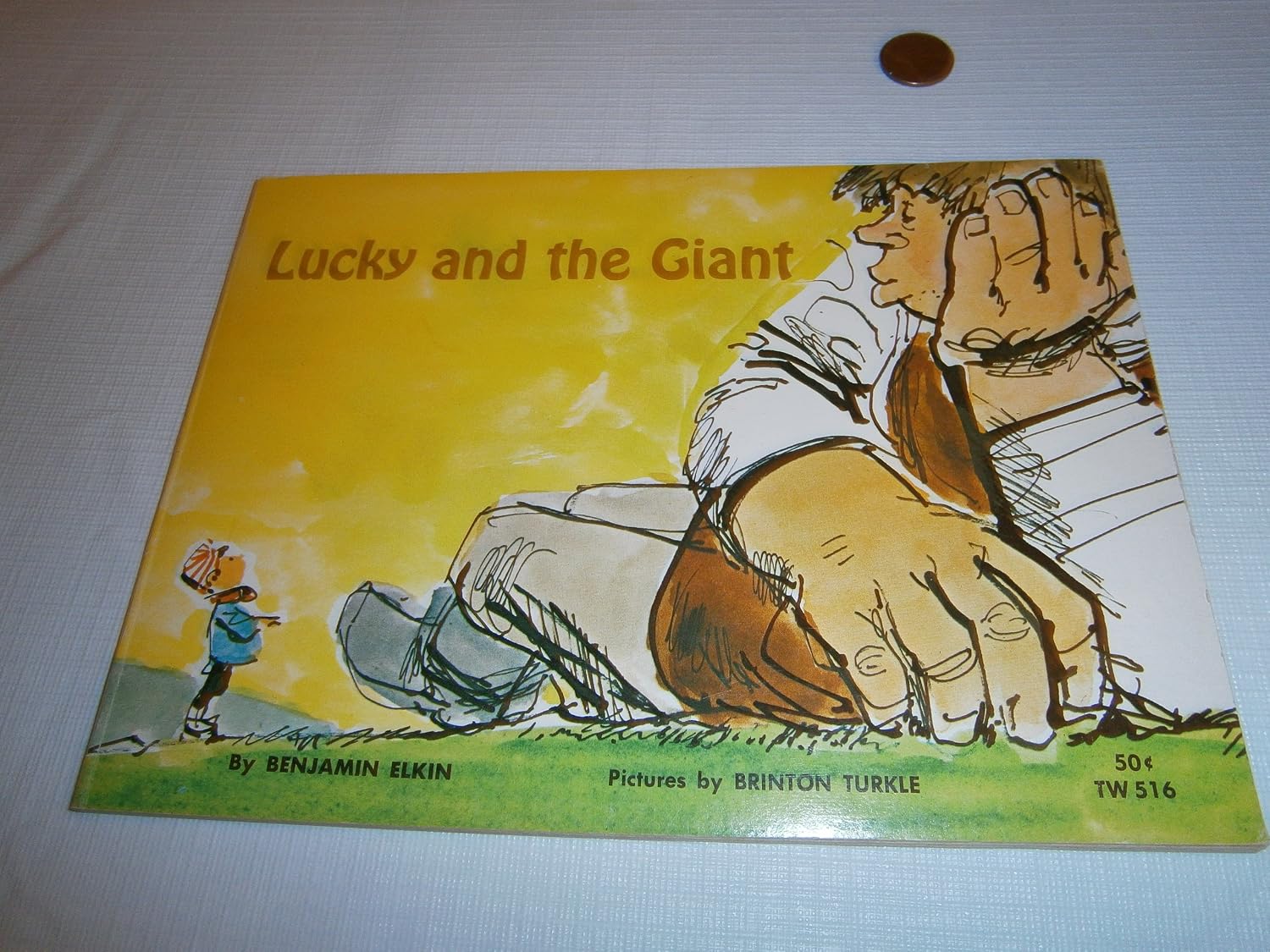 Lucky and the Giant: ELKIN, Benjamin: Amazon.com: Books