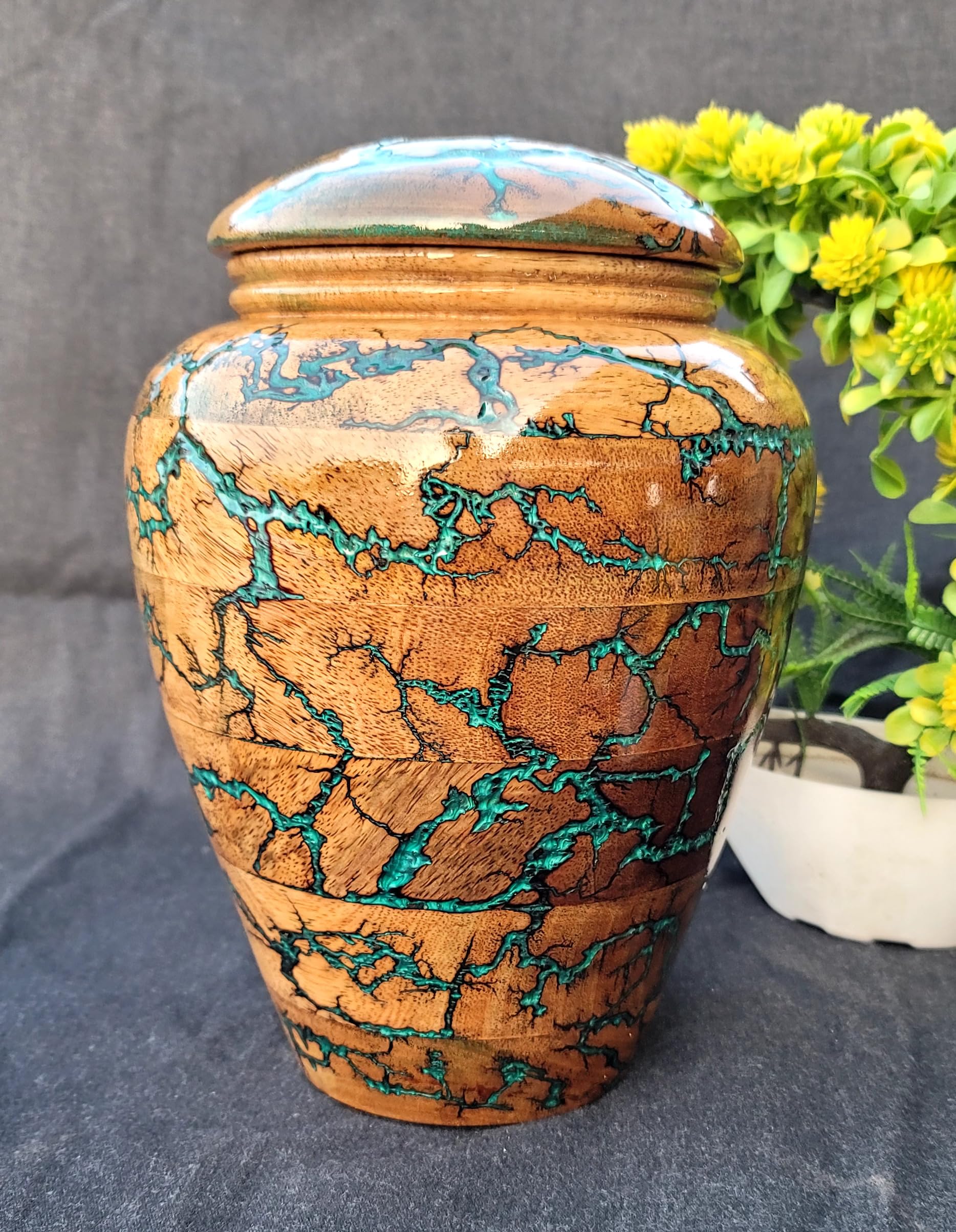 Amazon.com: Resin and Wooden Cremation Urn for Human Ashes Male/Female ...