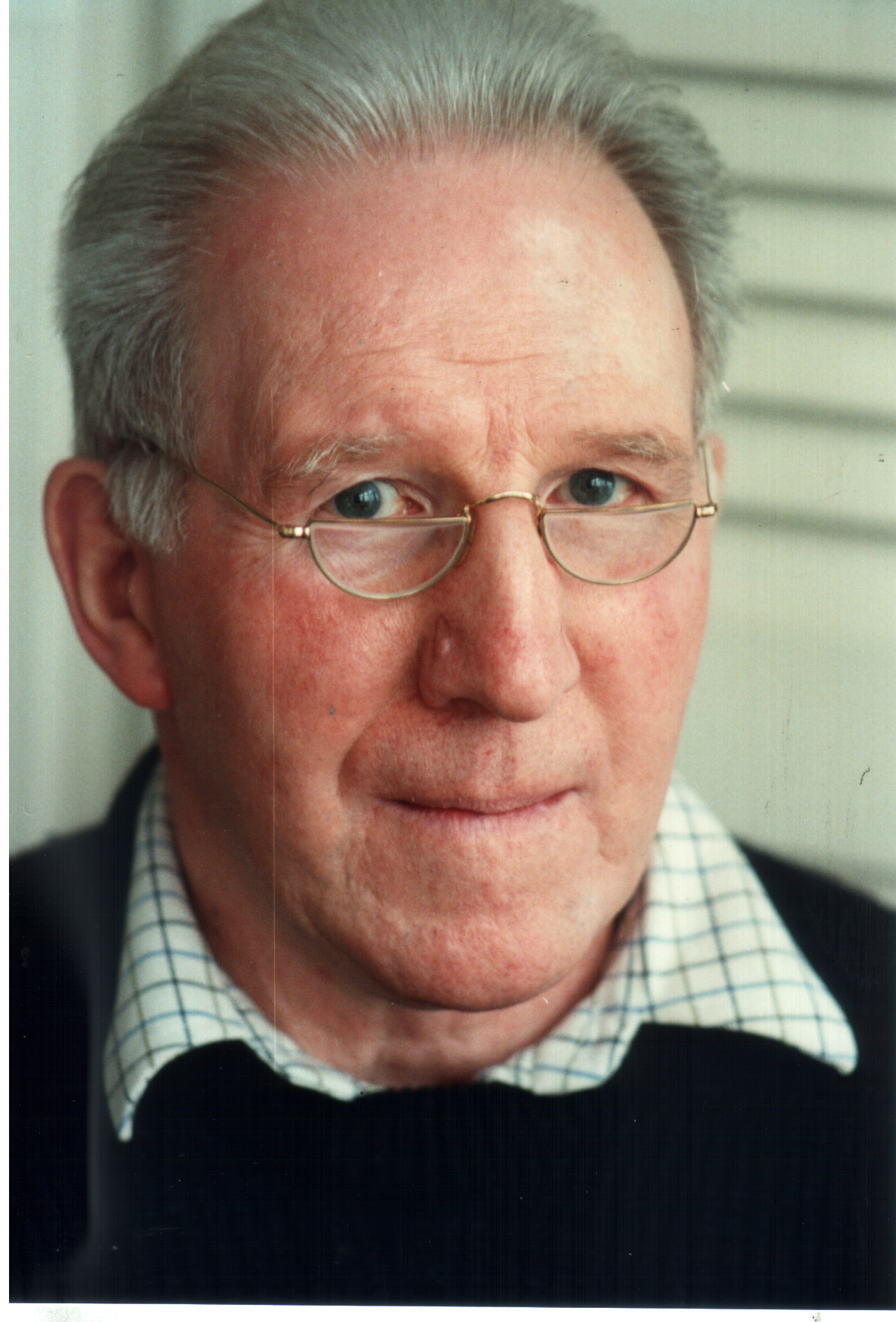 Amazon.com: Dr Robert M. Youngson: books, biography, latest update