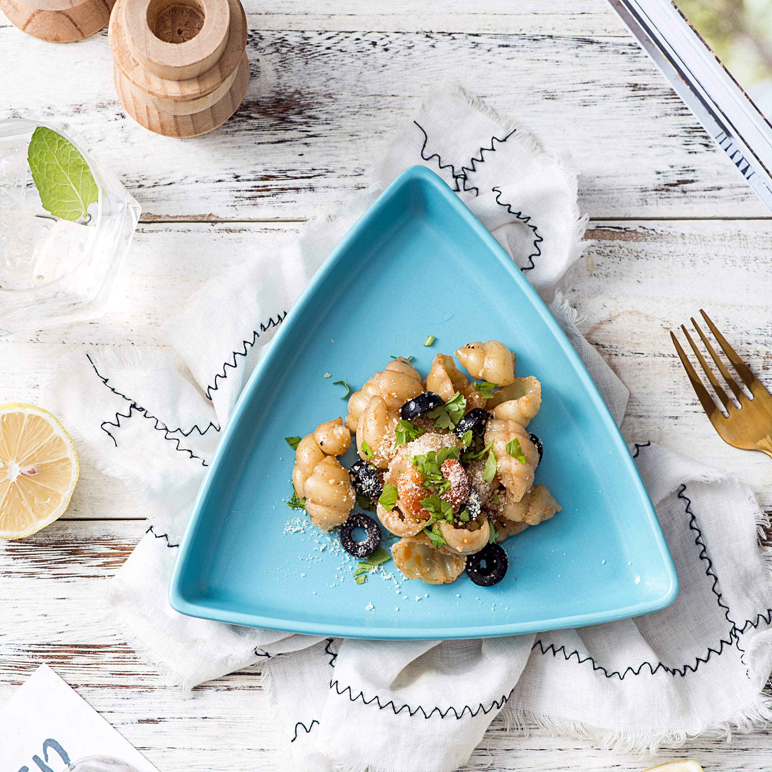 Snapklik.com : Bruntmor Porcelain 8" Triangle Plates Set Of 4 - Oven ...