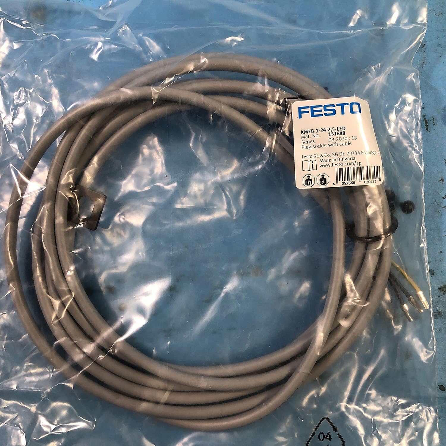 Amazon.com: Festo KMEB-1-24-2.5-LED Plug Socket : Industrial & Scientific