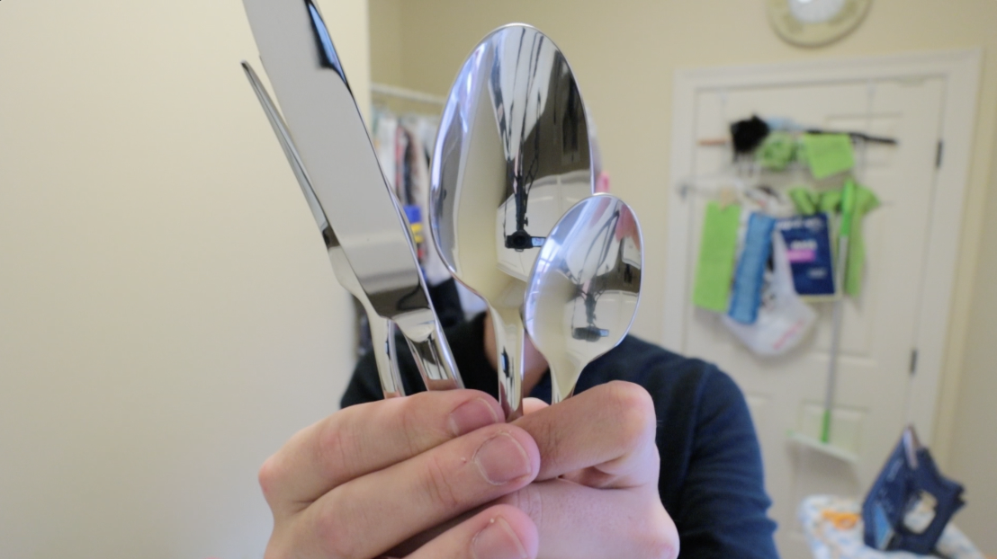Watch Best Flatware Set? | Oneida Voss Utensil Collection on Amazon Live
