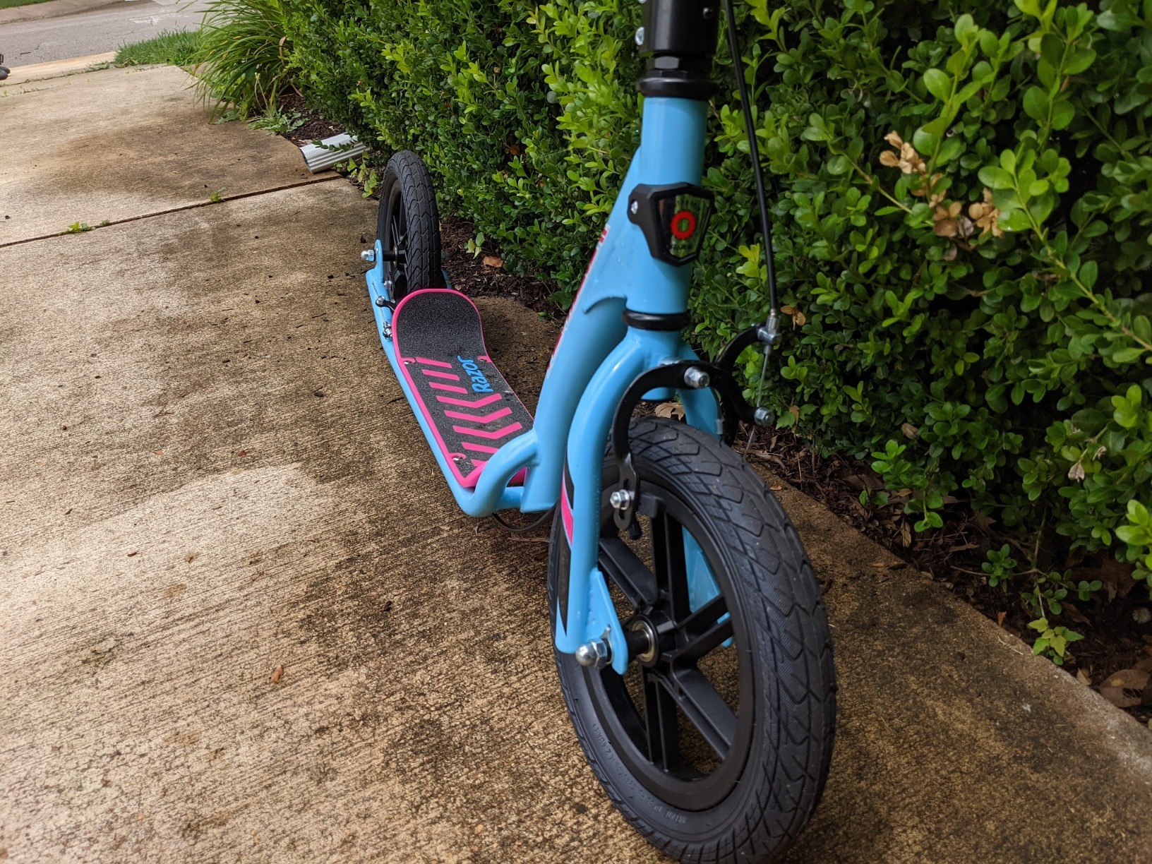 $25/mo - Finance Razor Flashback Kick Scooter – 12" Mag Wheels with Air ...