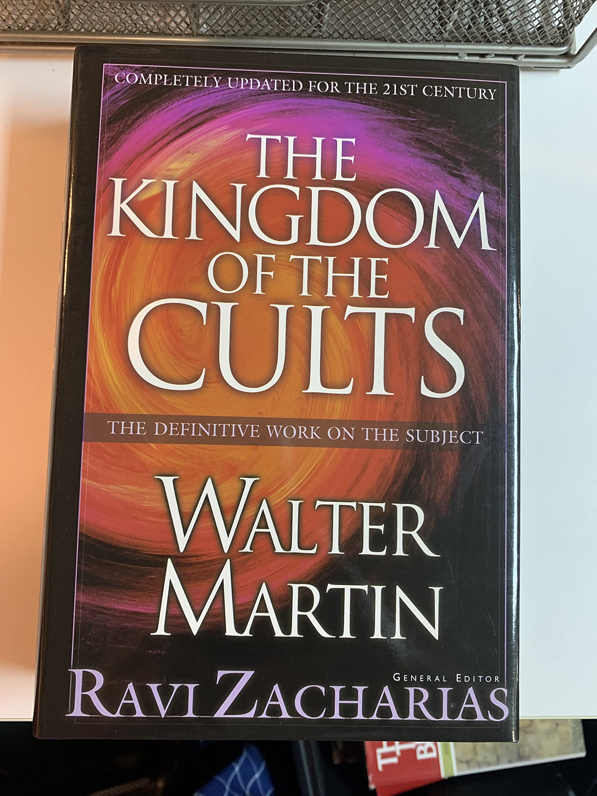 Amazon.com: The Kingdom of the Cults: 8601420146846: Martin, Walter ...