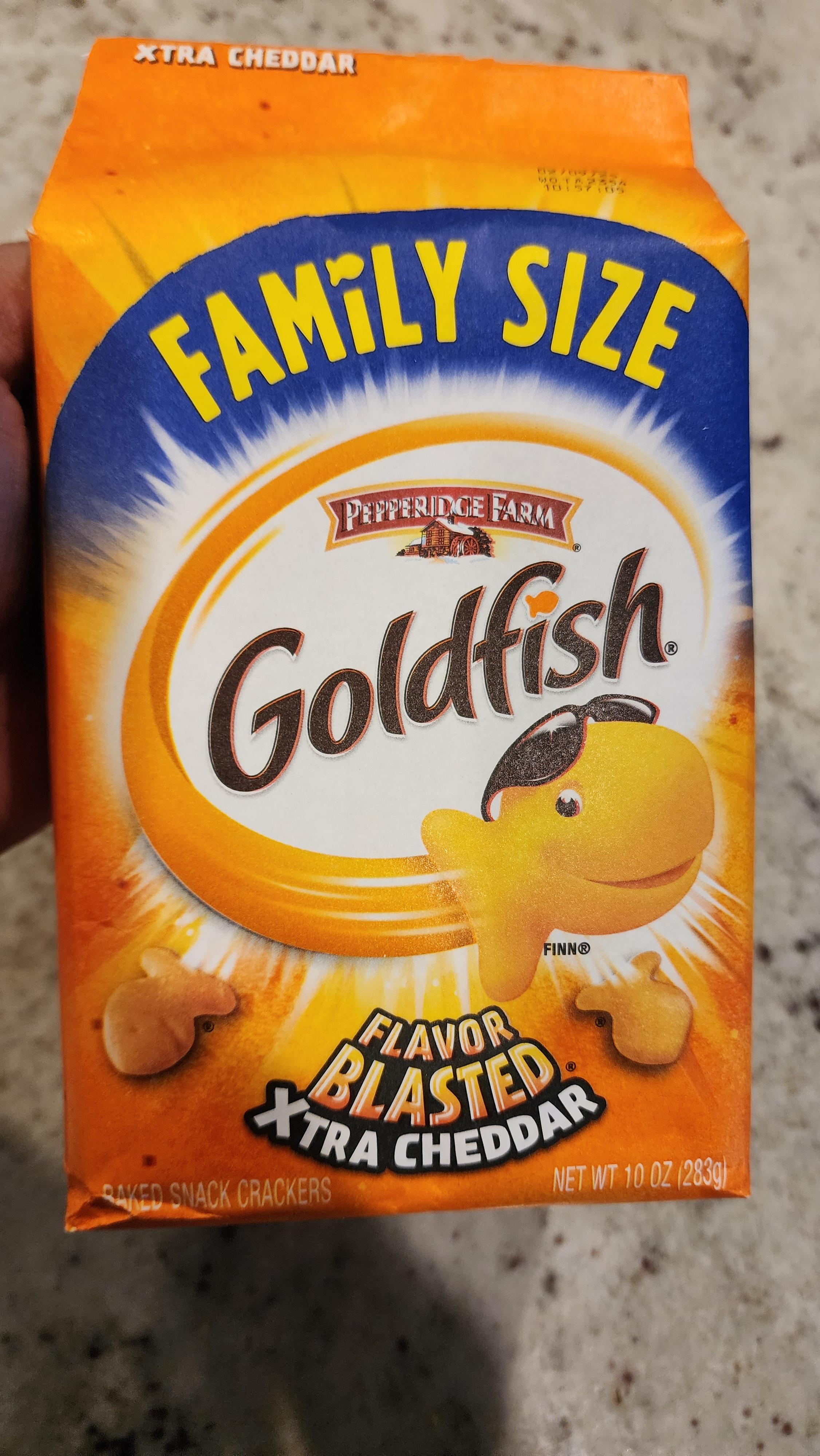 Watch Pepperidge Farm Xtra Cheddar Goldfish Crackers Review on Amazon Live