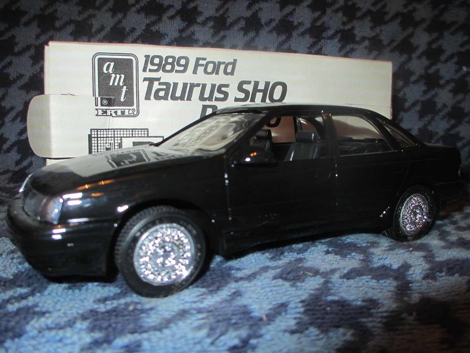 Amazon.com: #6066PO AMT/ ERTL 1989 Taurus SHO,Black Metallic 1/25 Scale ...