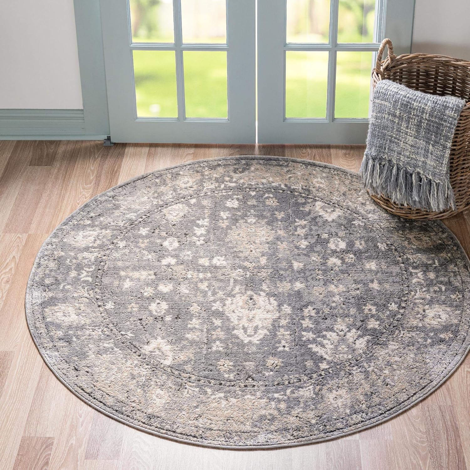 Amazon.com: Rugs.com Oregon Collection Rug – 5 Ft Round Gray Low-Pile ...
