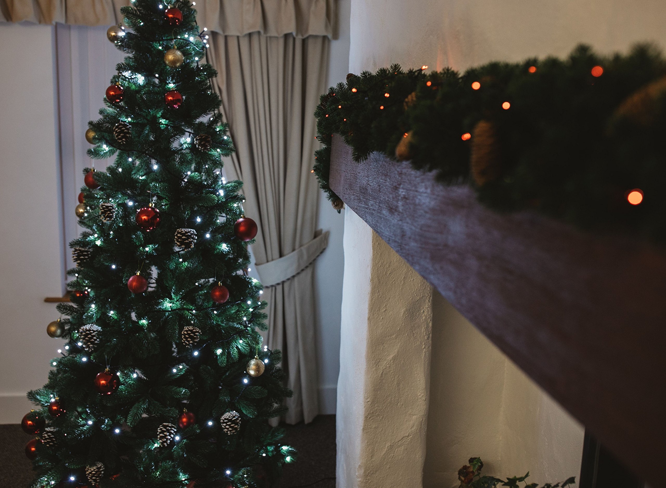 Best Artificial Slim Premium 8ft / 240cm Hinged Real Feel Christmas ...