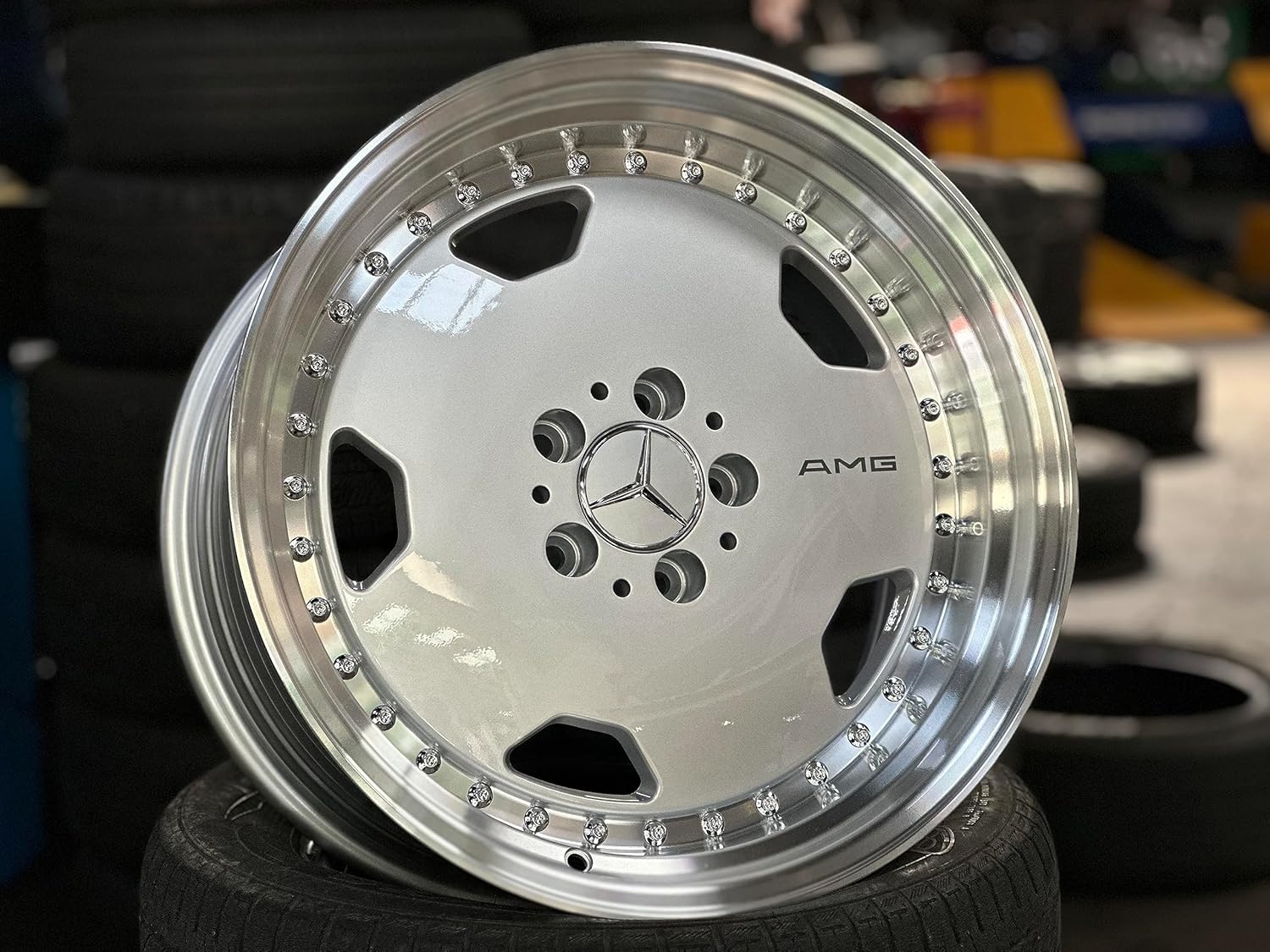 Amazon.com: Generic New 18 inch Staggered Aero Classic Wheel (set of 4 ...