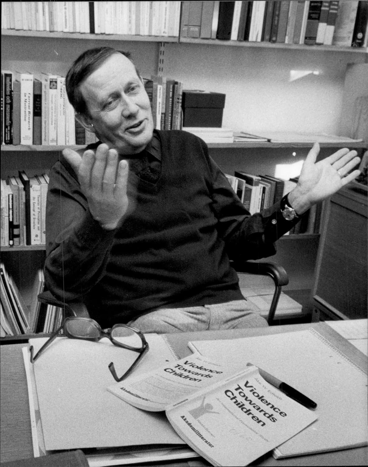 Amazon.com: Barbara Hawkes - Vintage Press Photo