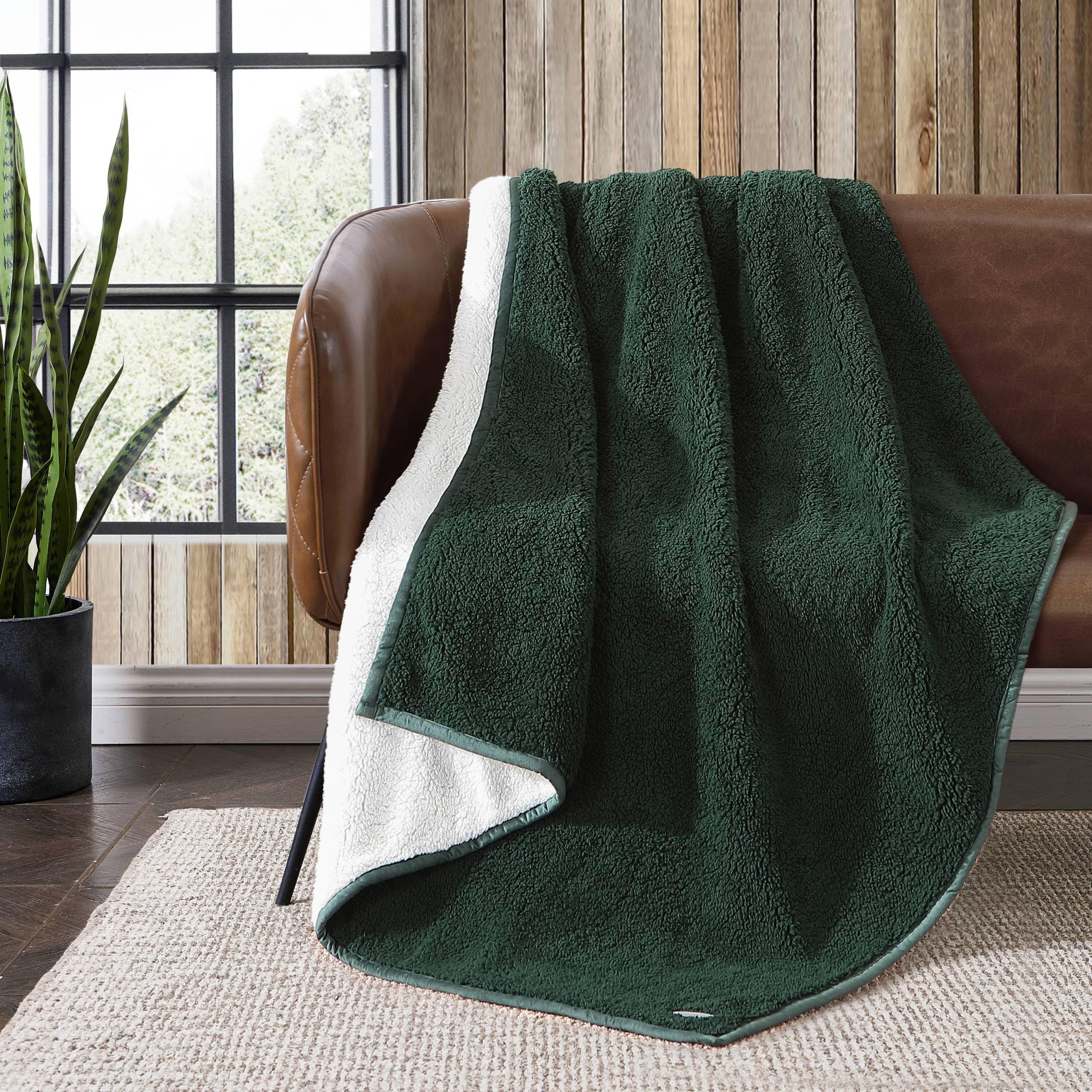 Amazon.com: Columbia 50" x 60" Super Plush Lightweight Throw Blanket ...