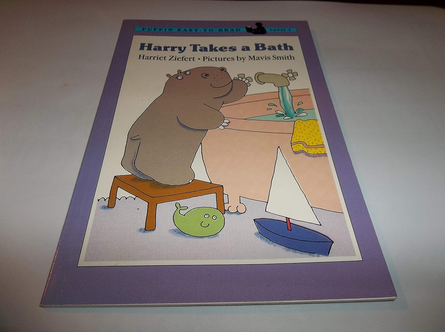 Harry Takes A Bath Promo (Easy-to-Read, Puffin): Ziefert, Harriet ...