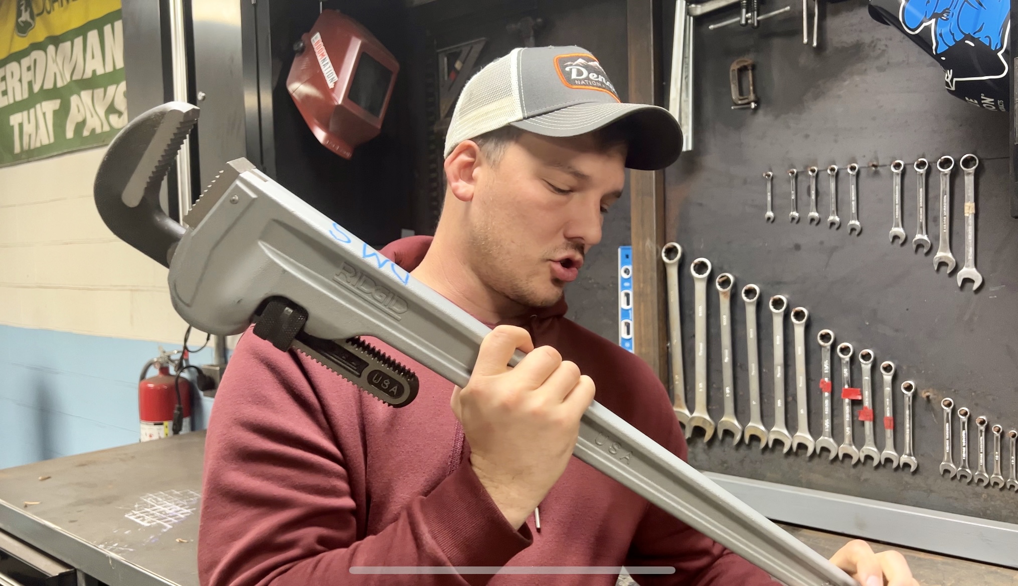 Watch GIANT Pipe Wrench-RIDGID 36" Aluminum Straight Pipe Wrench on ...