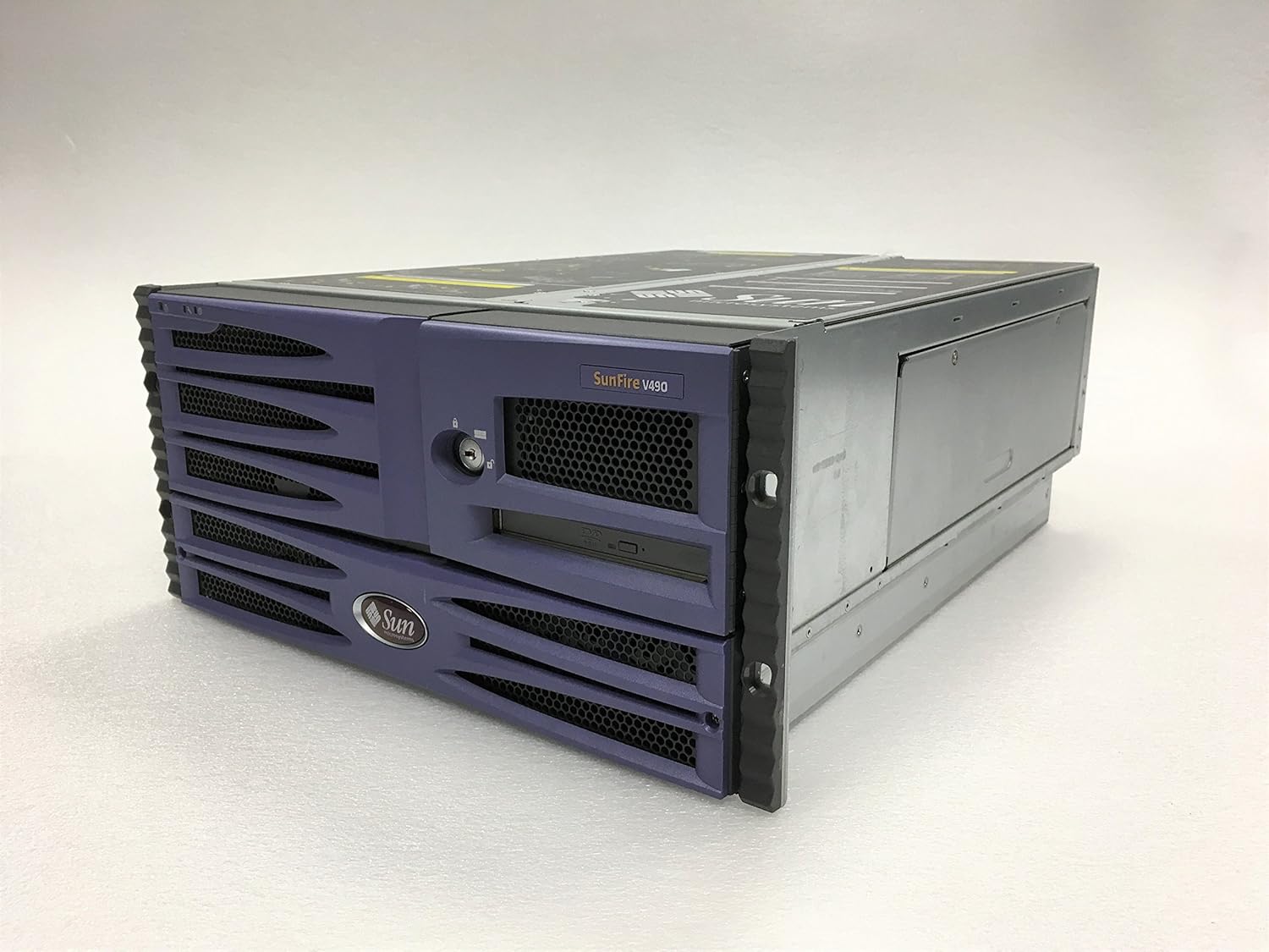 Sun Fire V490 Server, 4x 1.5GHz USIV+, 16GB, 2x 146GB, DVD, Rackmount ...
