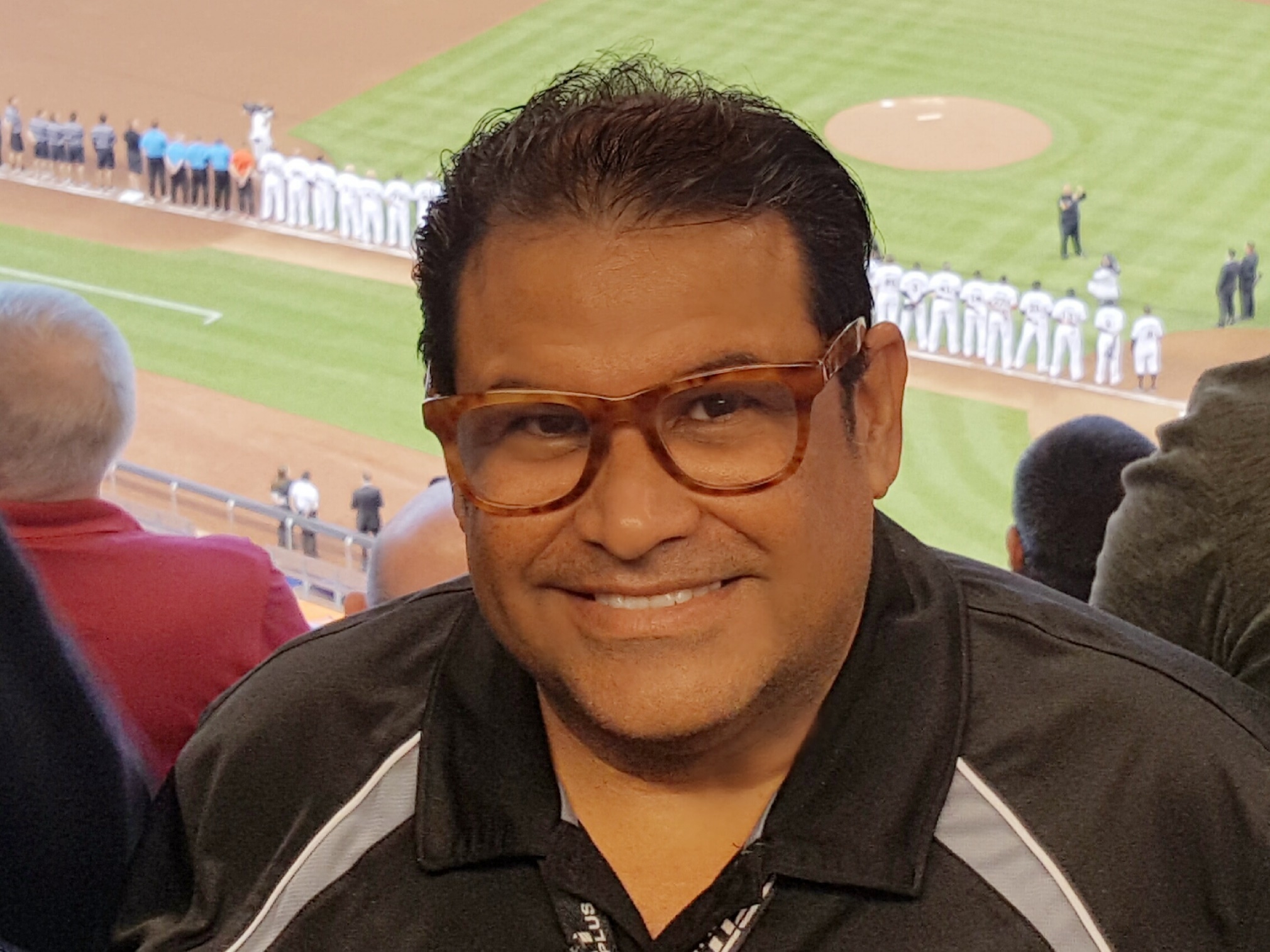 Amazon.com: Mike Flores: books, biography, latest update
