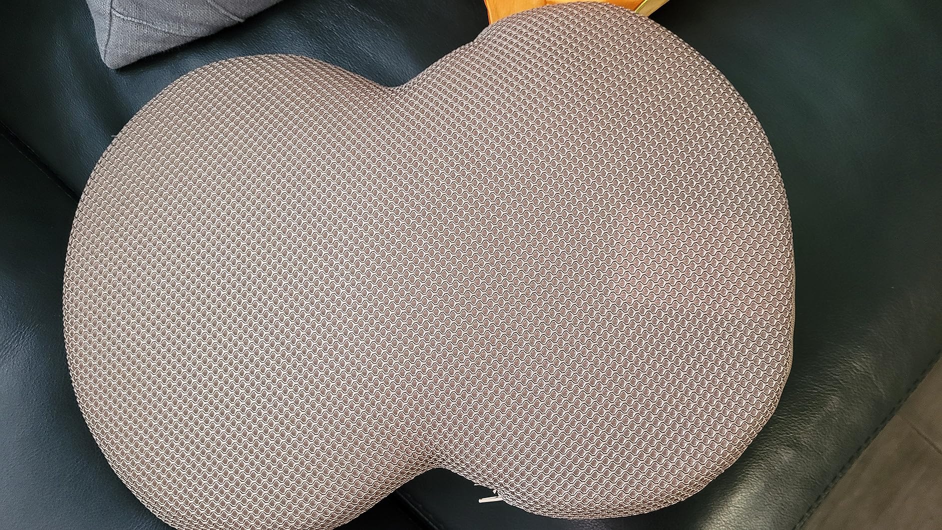 Amazon.com: Lumbar Support Pillow, Airplane Seat Cushion (99% Cushions ...