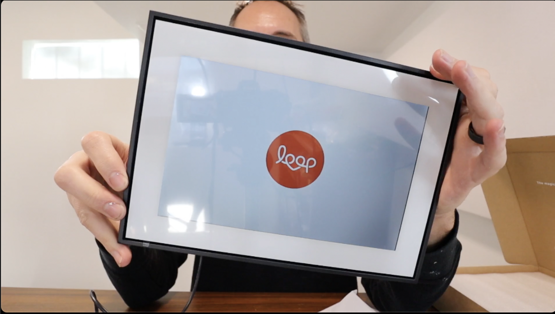 Best Wi-Fi Digital Picture Frame? Discover the Stylish Loop 10" Text Message Display Frame