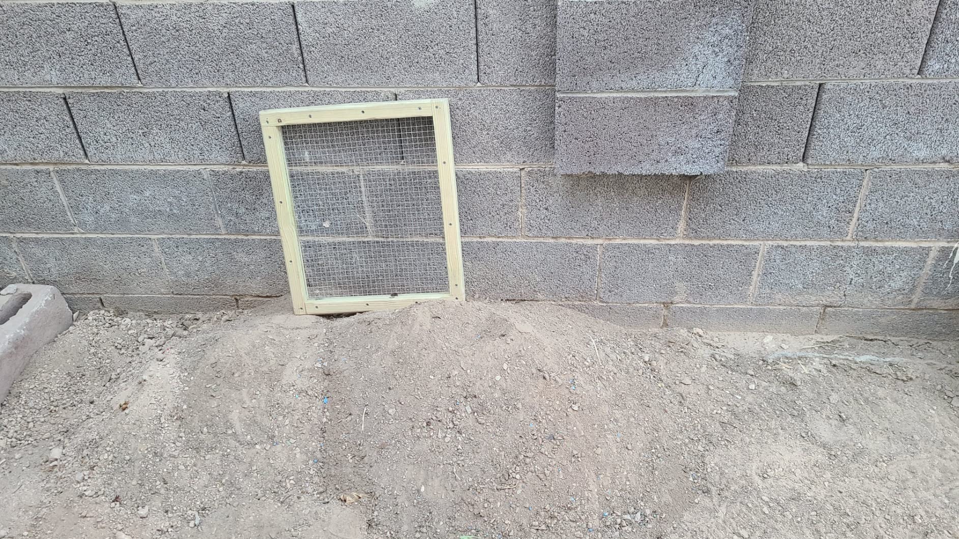 Amazon.com: Soil sifter, 1/2" hardware cloth, great for sifting soils ...