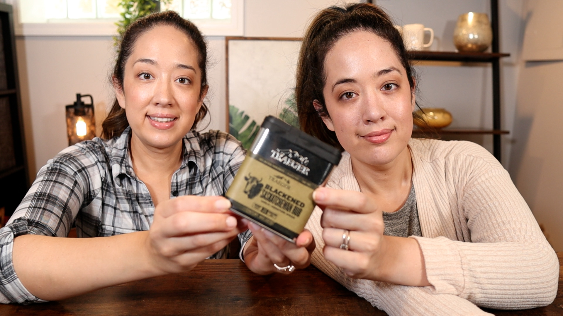 Watch Review of Traeger Blackened Saskatchewan Dry Rub on Amazon Live