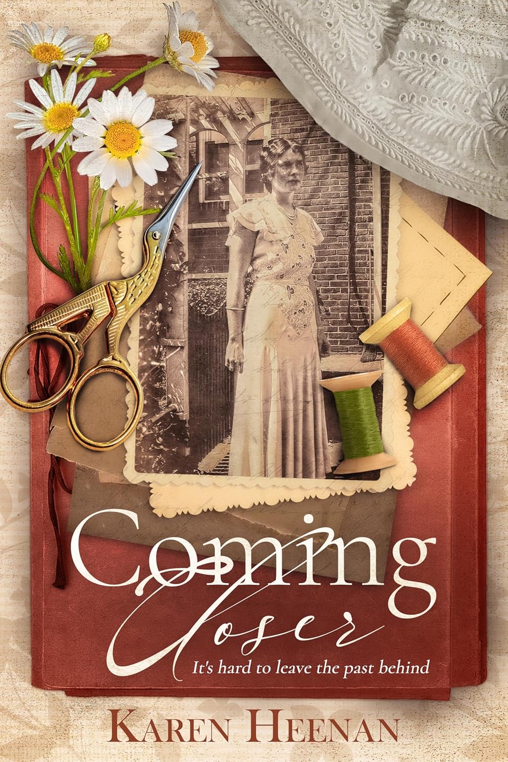 Amazon.com: Coming Closer: A Novel of 1930s Philadelphia (Ava and ...