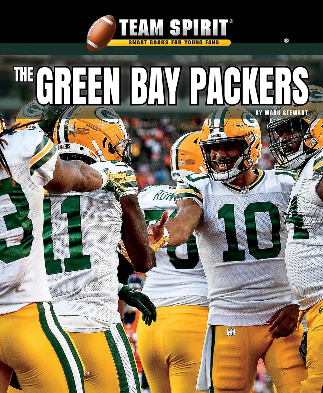 Amazon.com: The Green Bay Packers (Team Spirit: Football (Third Edition ...