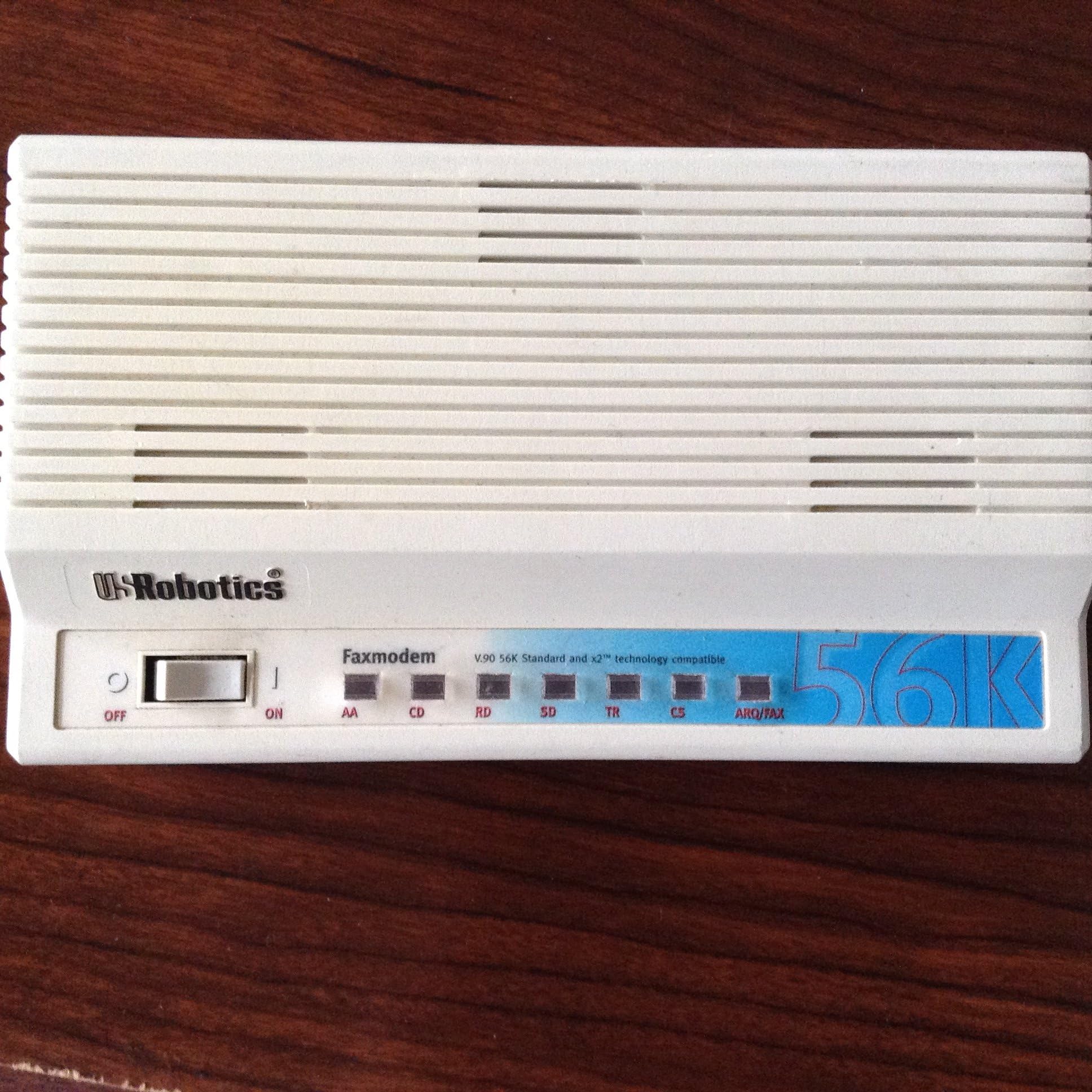 Amazon.com: U.S. Robotics 005686-03 56K V.90 External Fax Modem ...