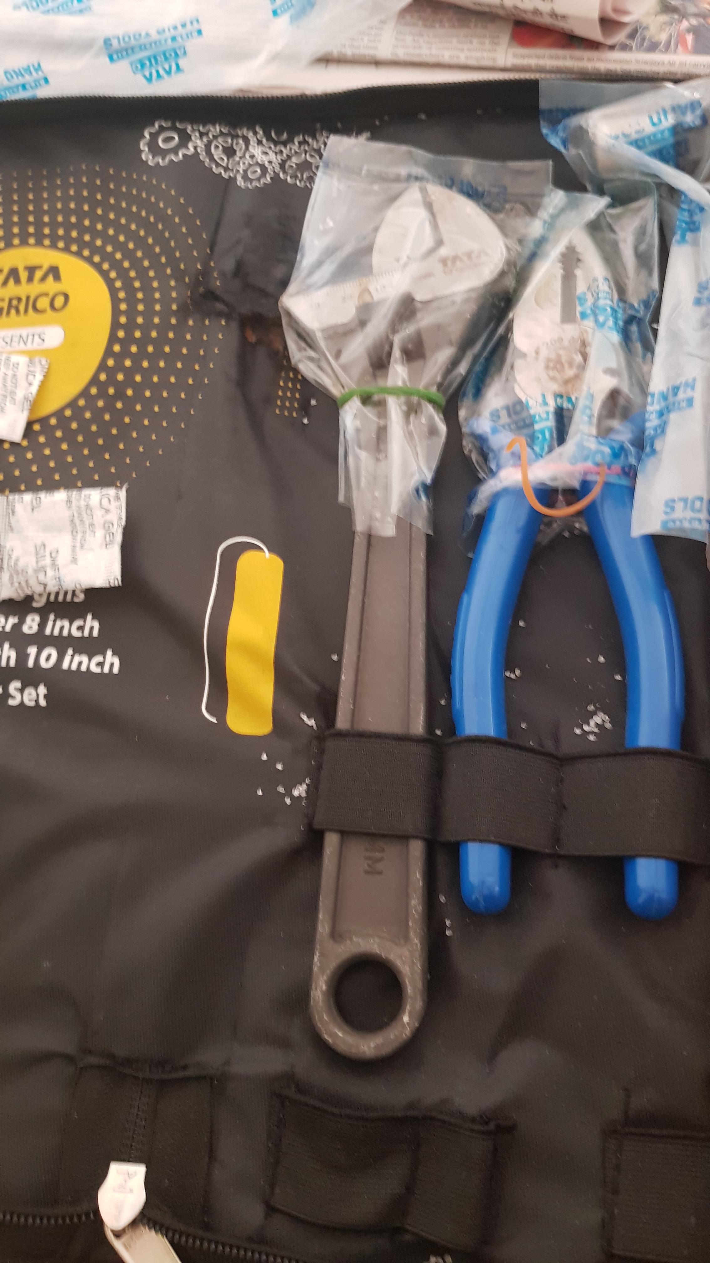 Tata Agrico DIY Hand Tool Kit (Includes Hammer 300gms, Adjustable ...