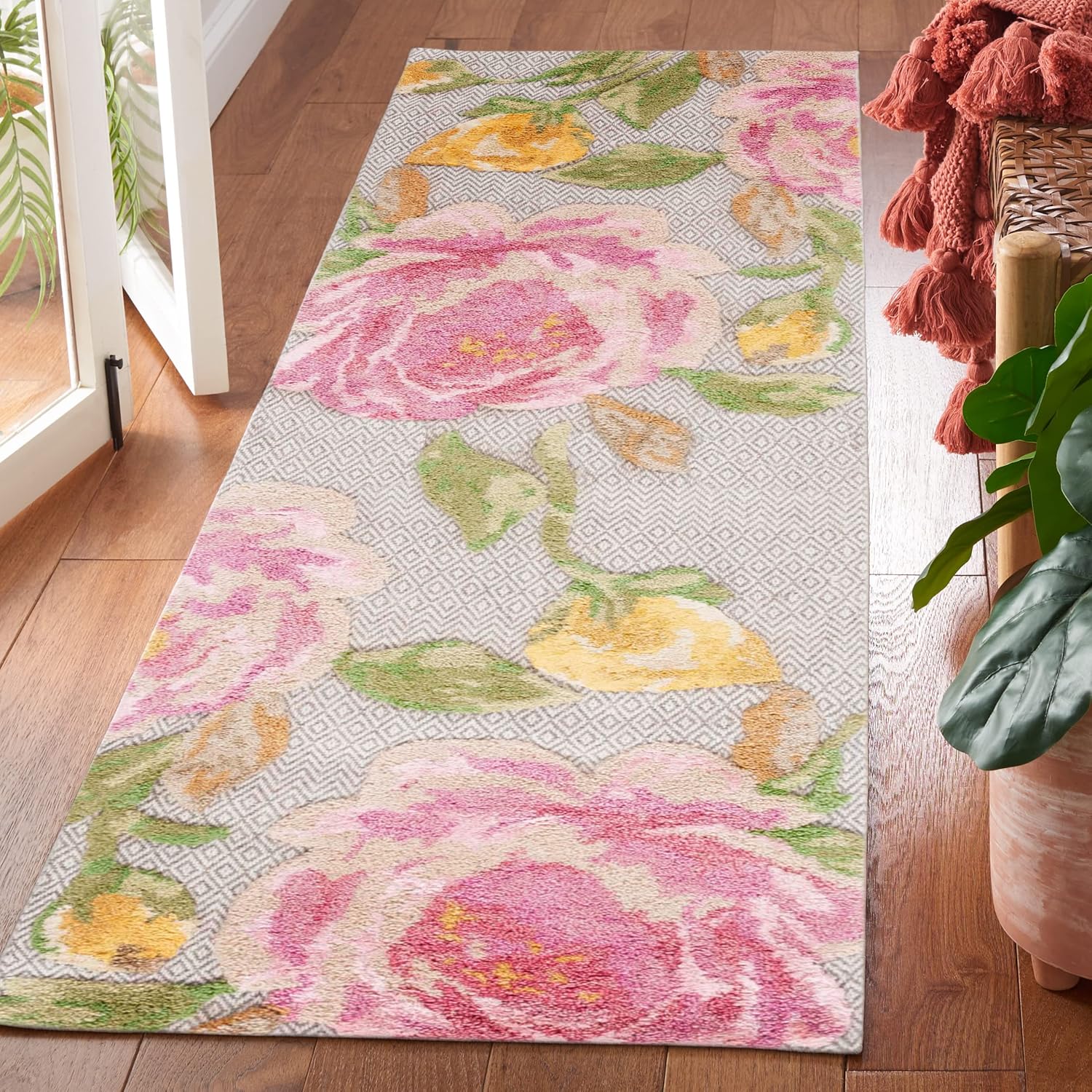Amazon.com: SAFAVIEH Glamour Collection Runner Rug - 2'3" x 8', Pink ...