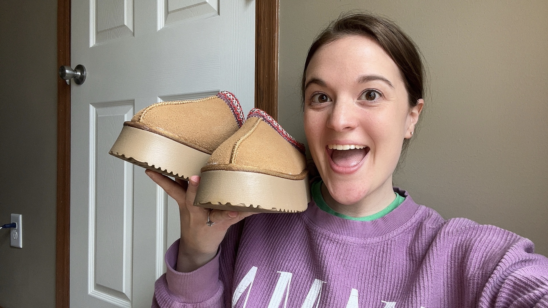 Watch Platform slippers! Here are the details! on Amazon Live