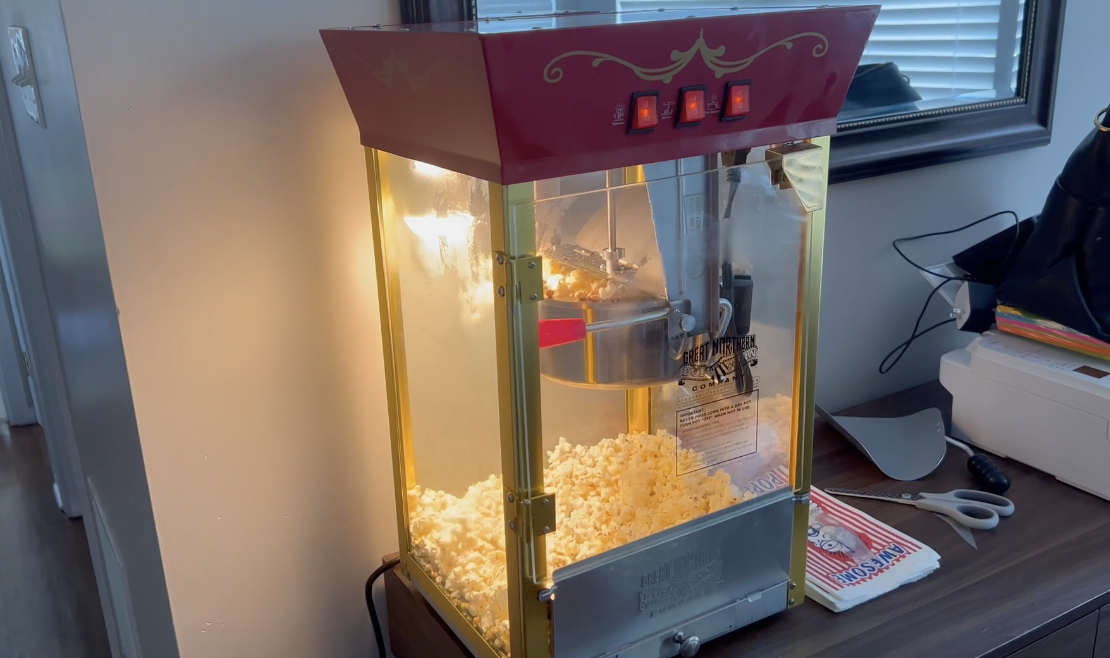 Watch Watch how this Antique Popcorn Machine works! It＇s so Fun! on ...