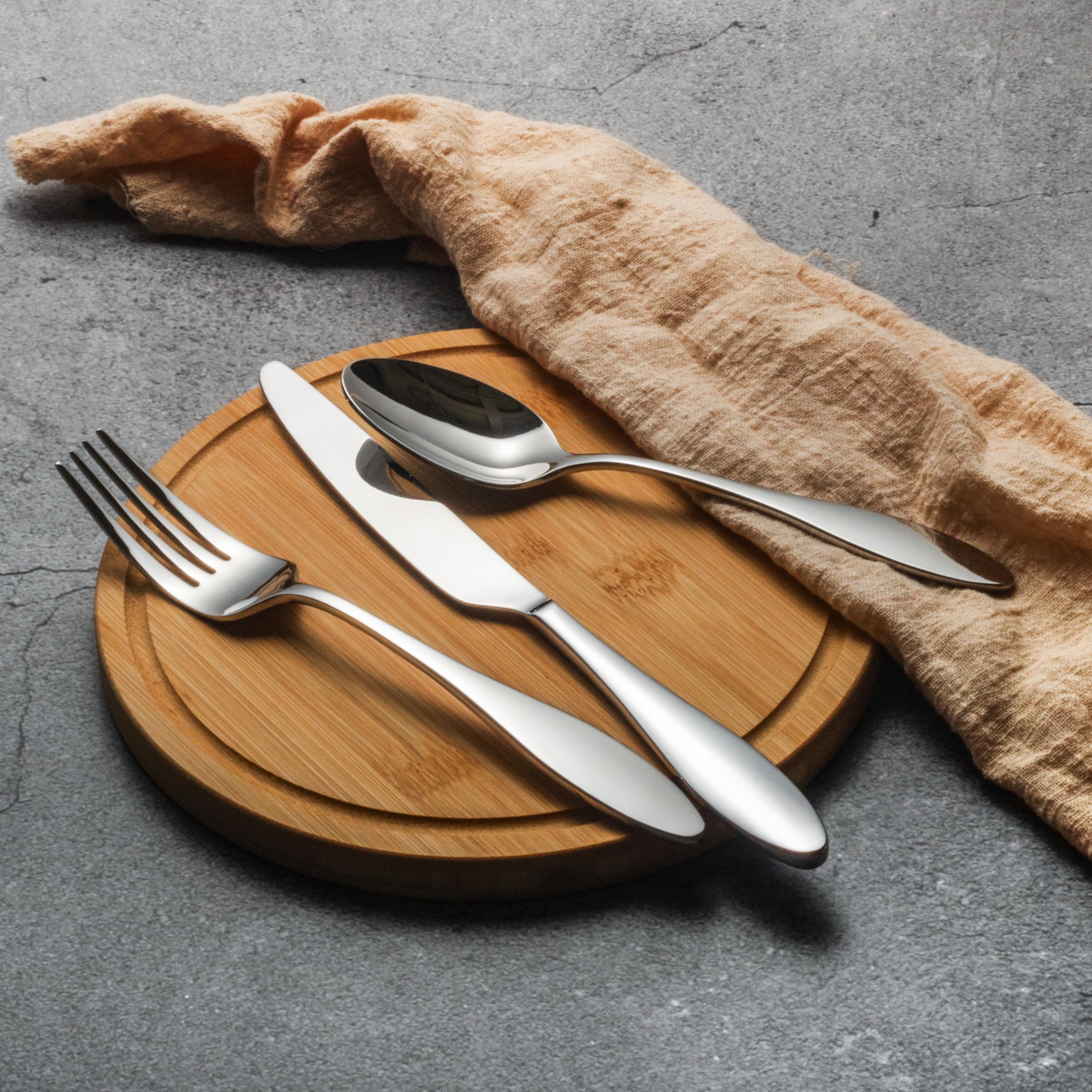 Snapklik.com : Emma 40-Piece Plain Silverware Set