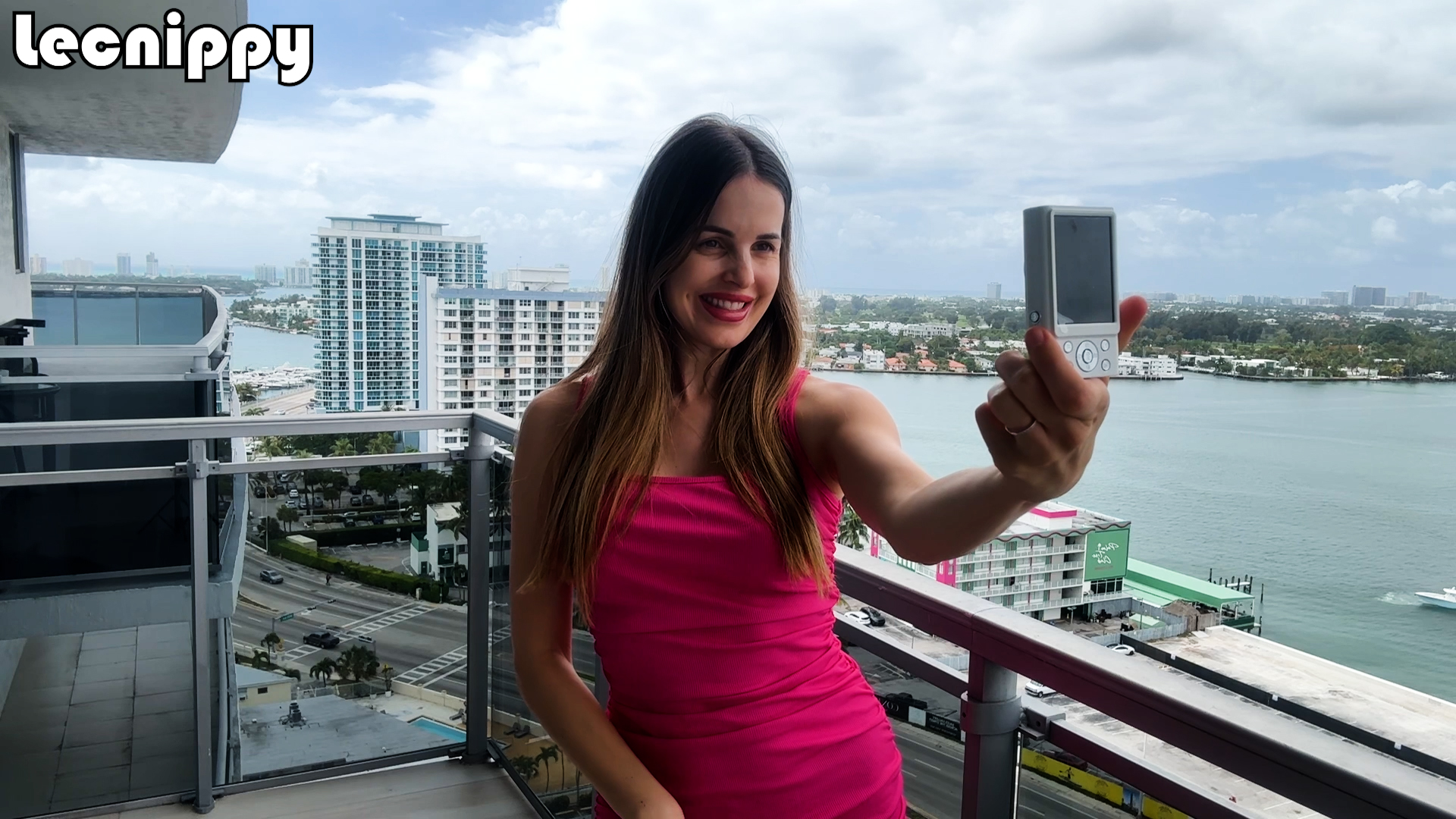 Watch Lecnippy 4K digital camera unboxing and setup on Amazon Live
