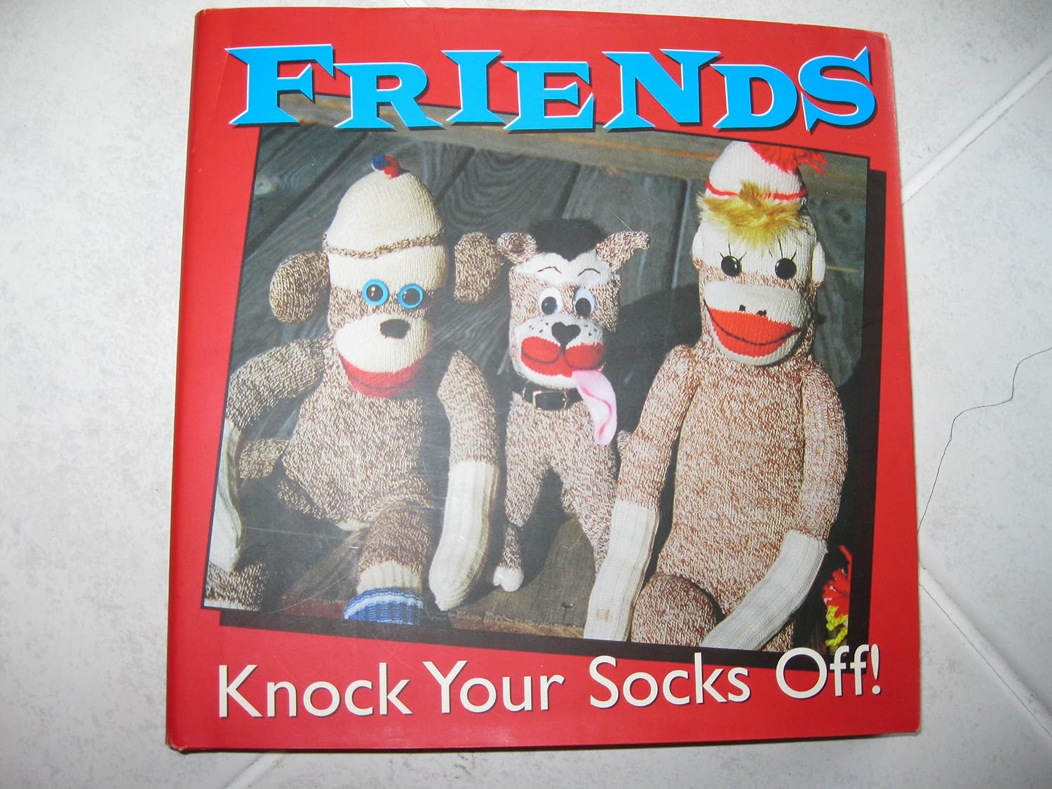 Friends Knock Your Socks Off (Keepsakes): Dee Lindner: 9781593598983 ...