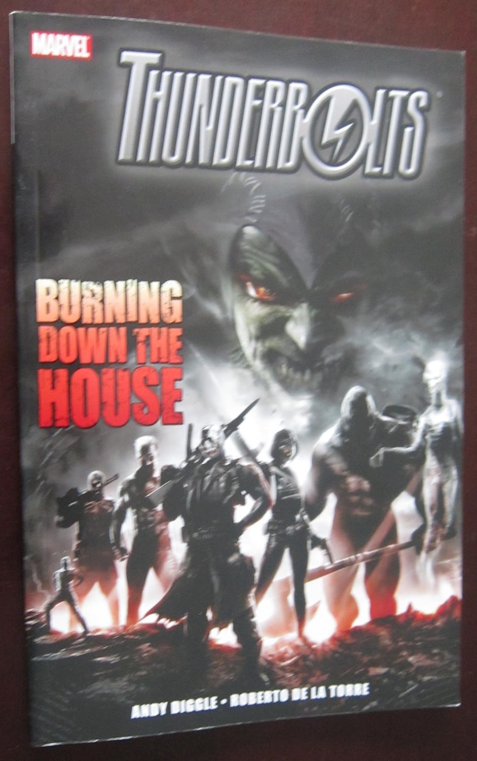 Amazon.com: Thunderbolts: Burning Down the House: 9780785131526: Andy ...