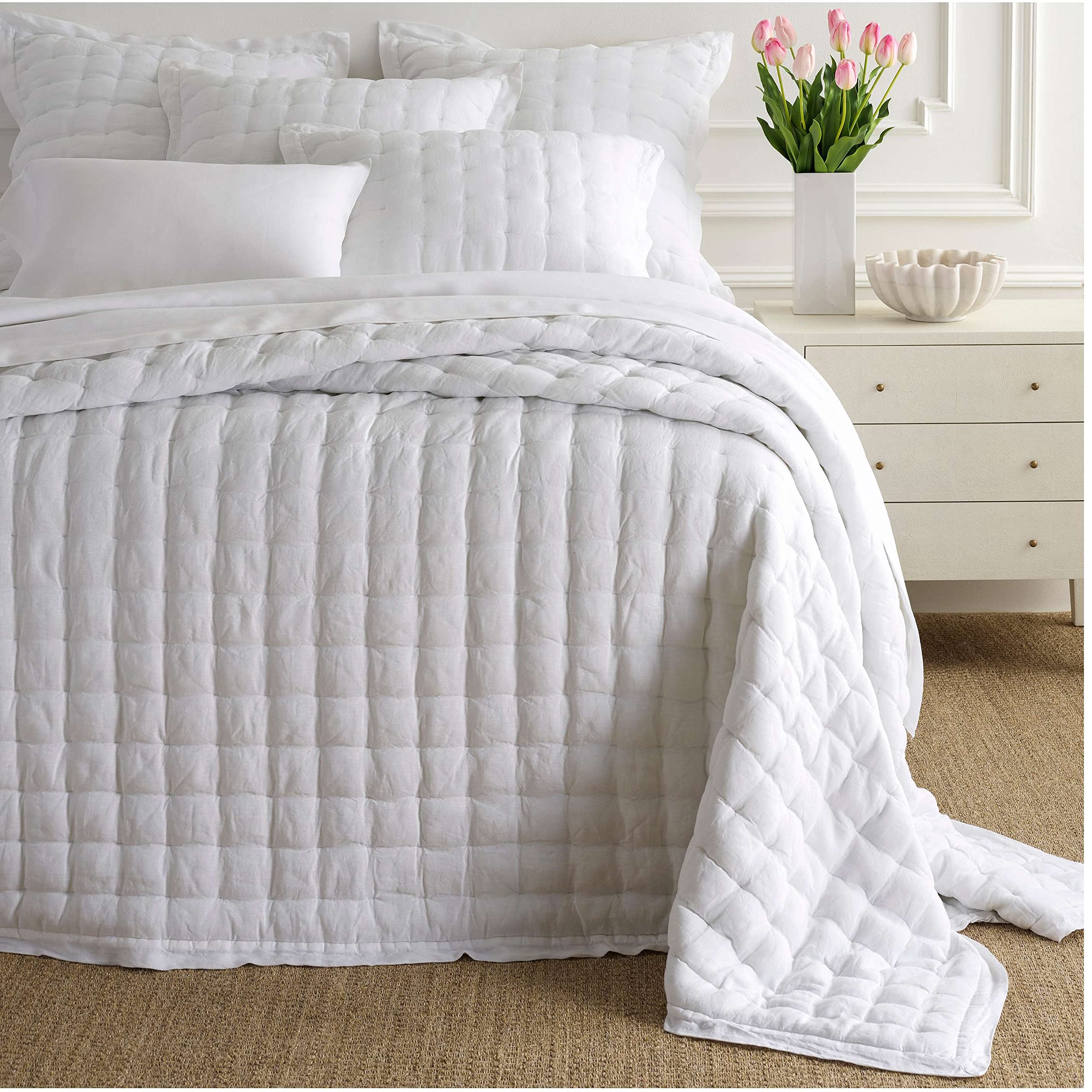 Amazon.com: Pine Cone Hill Lush Linen White Puff Quilt, King Size ...