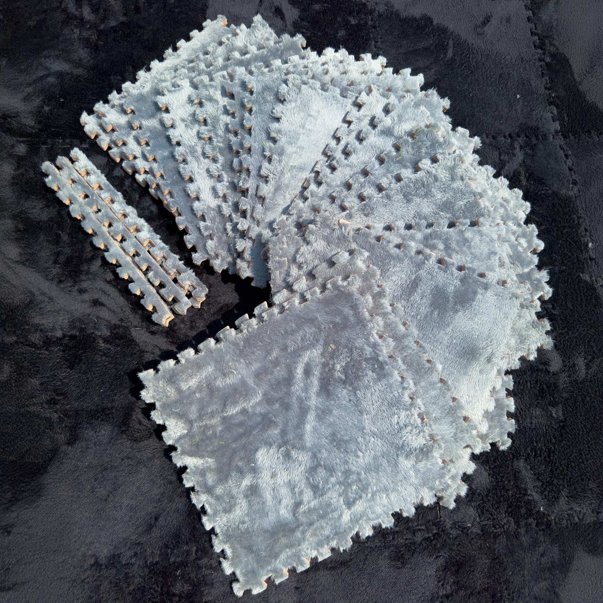 Amazon.com: Puzzle Carpet Squares - Large 16 Piece Interlocking Carpet ...