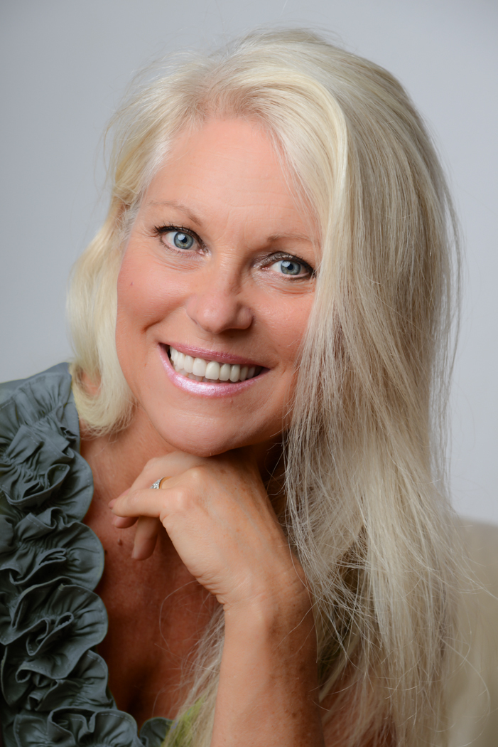 Amazon.com: Dr. Leslie Hewitt: books, biography, latest update