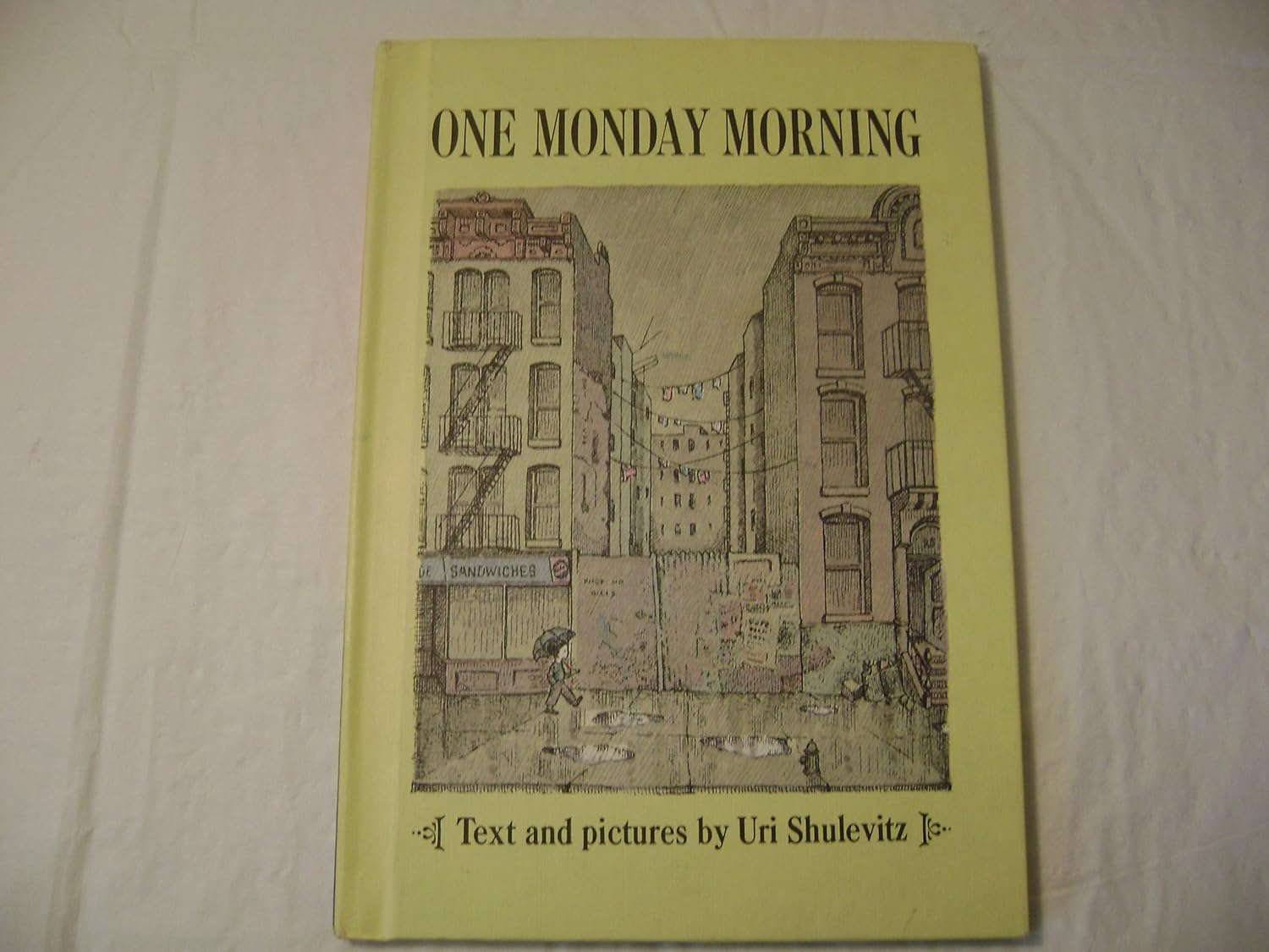 One Monday Morning: Uri Shulevitz: 9780684131955: Amazon.com: Books