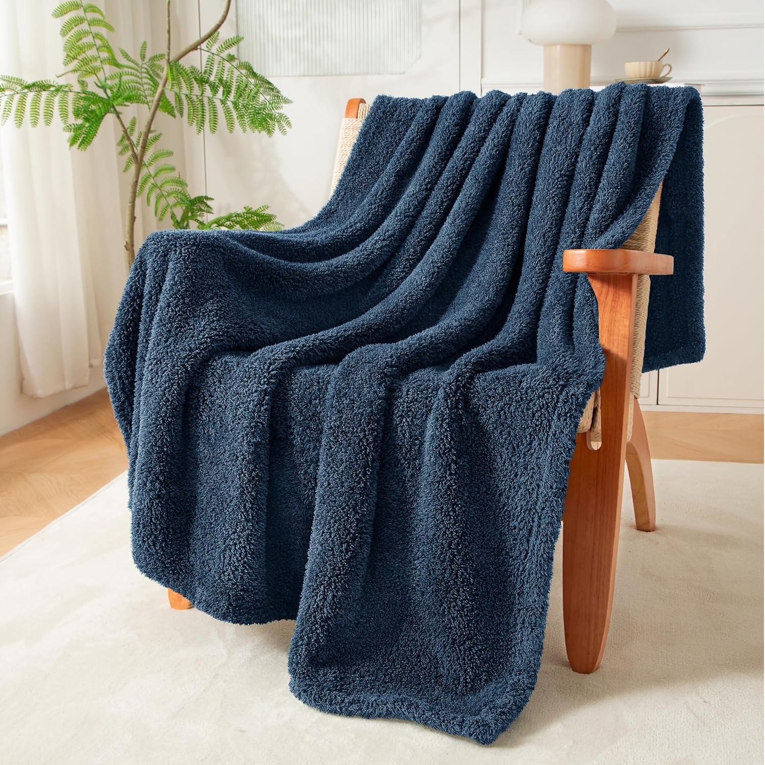 Amazon.com: Exclusivo Mezcla Navy Blue Fleece Throw Blanket for Couch ...