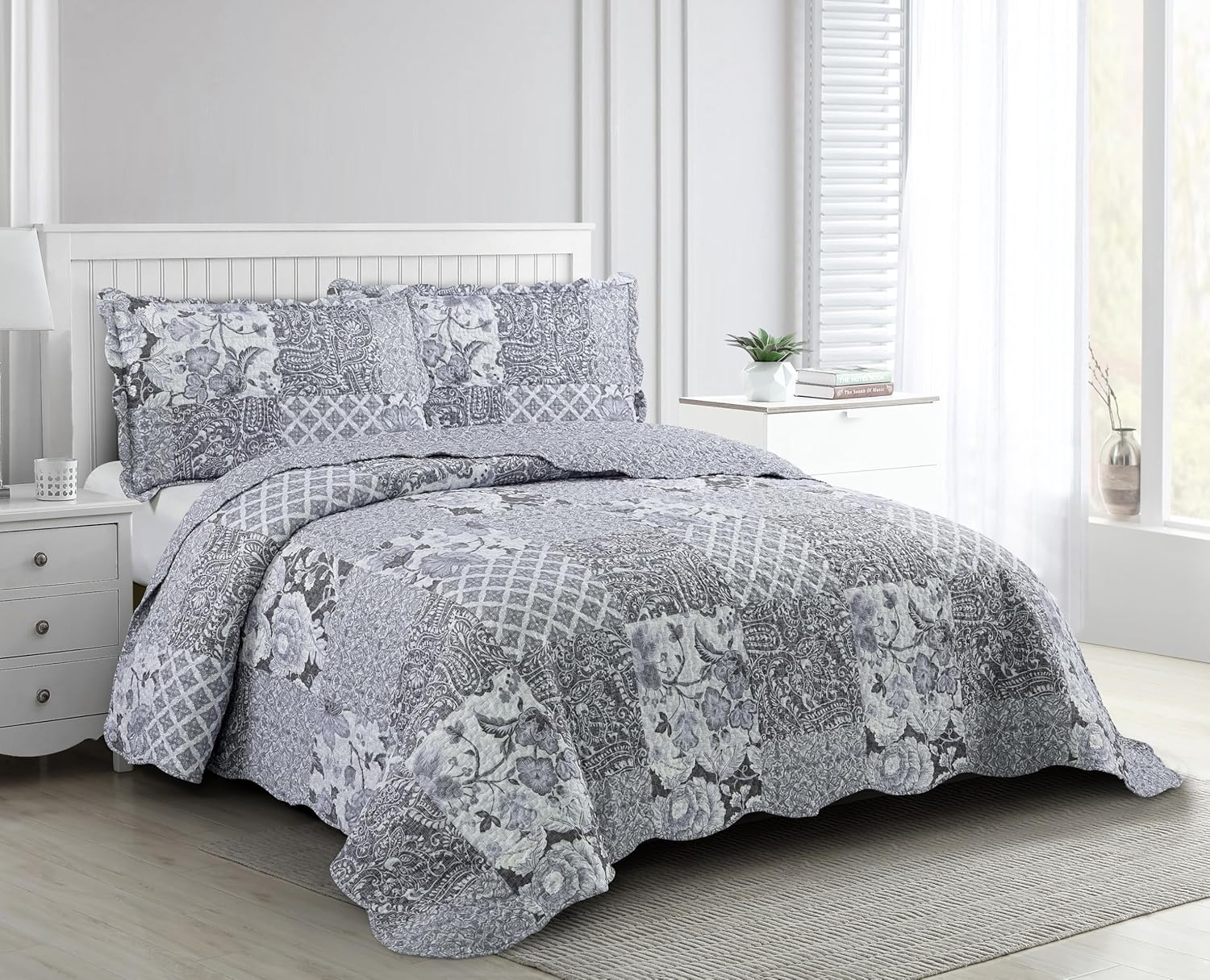 Amazon.com: Brilliant Sunshine Grey Flowers Patchwork, 3-Piece Quilt ...