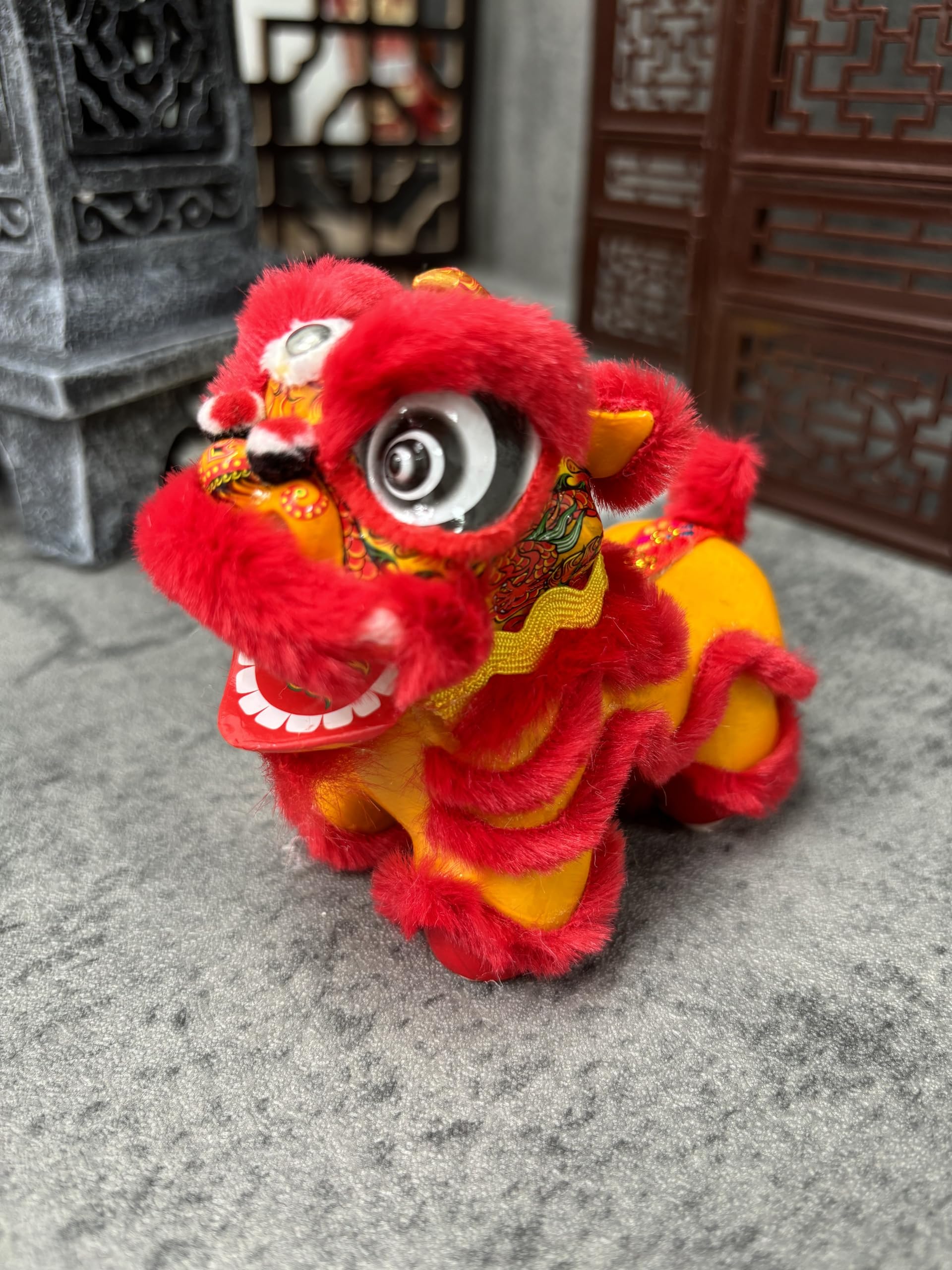 Amazon.com: ANNBN Handmade traditional Chinese lion dance standing ...