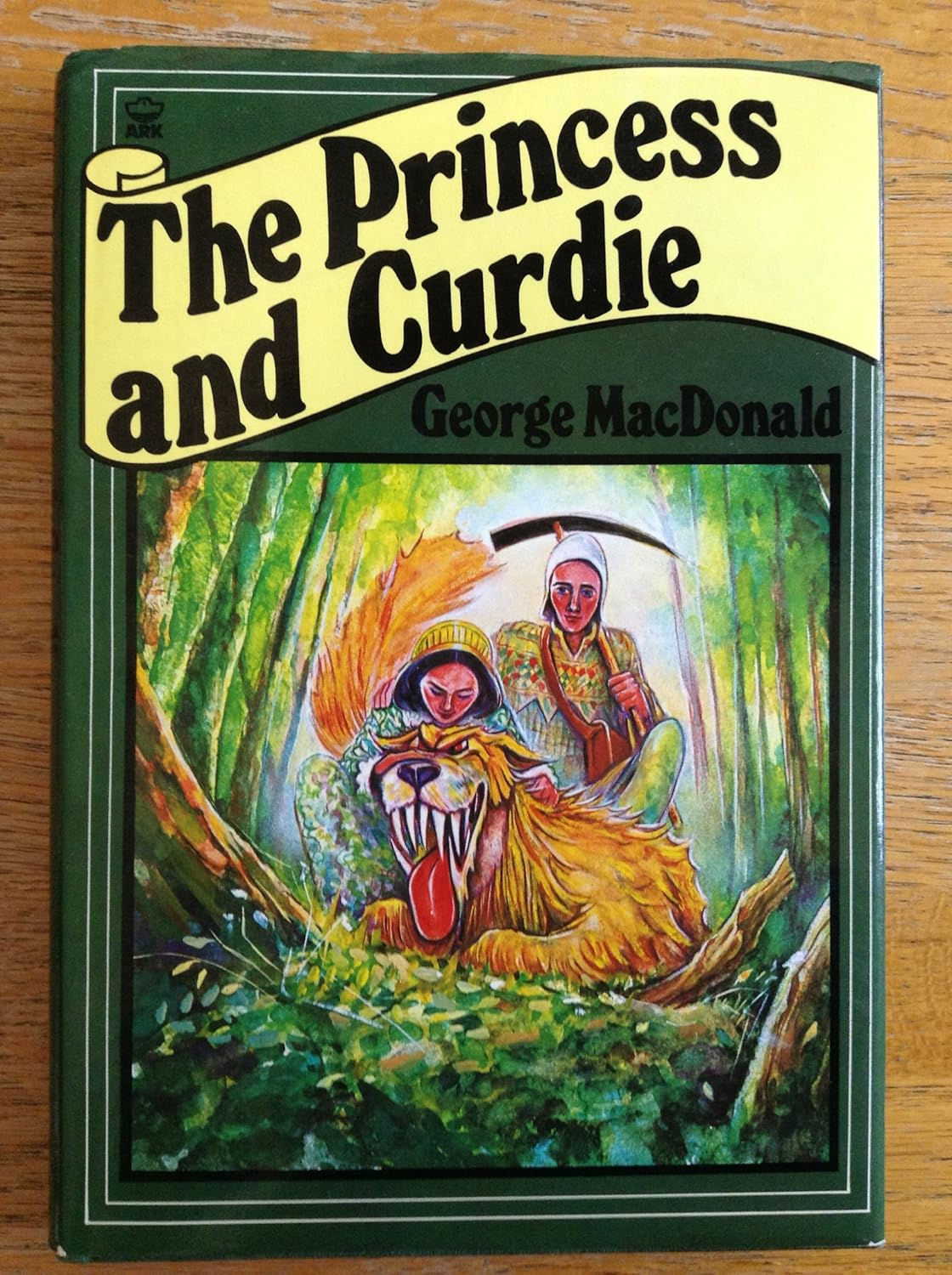 The Princess and Curdie: MACDONALD, George: 9780854218141: Amazon.com ...